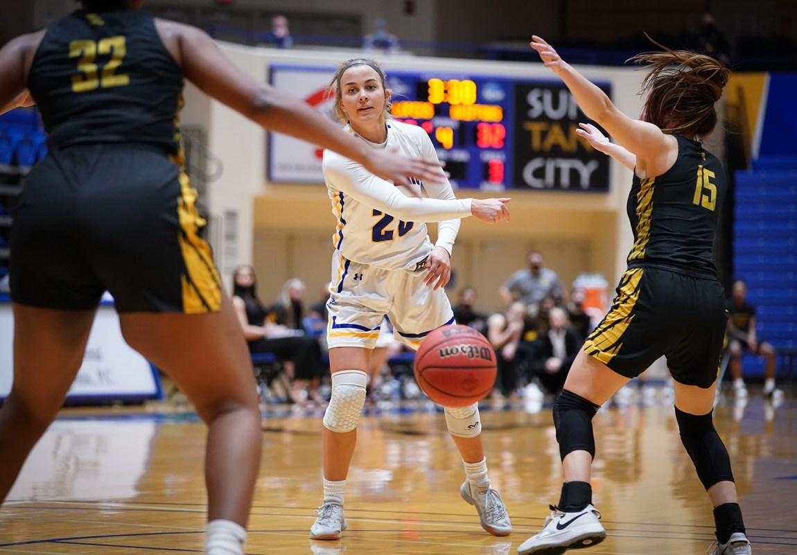 Klaire Kirsch - Women's Basketball - University of Nebraska - Kearney ...