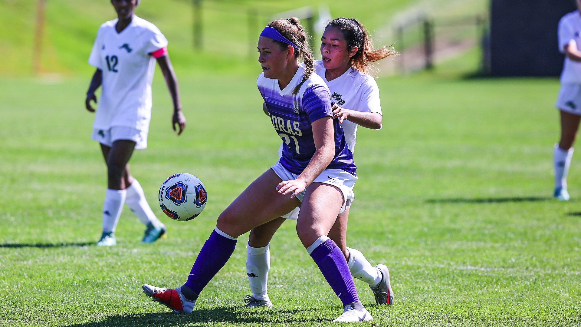 Duhawks Take Down Titans - Loras College Athletics