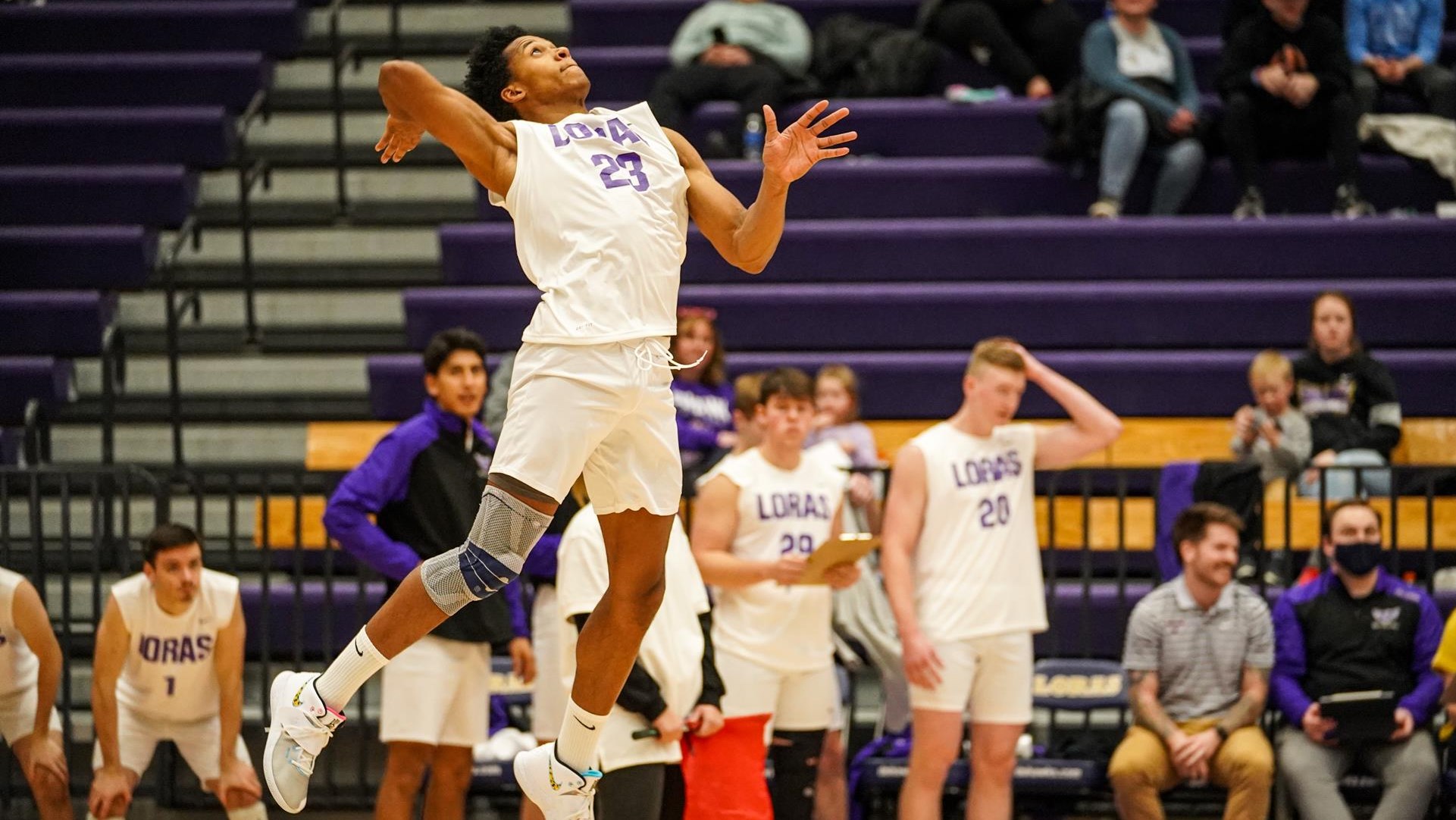 Duhawks Handle No. 5 Eagles in Straight Sets - Loras College Athletics
