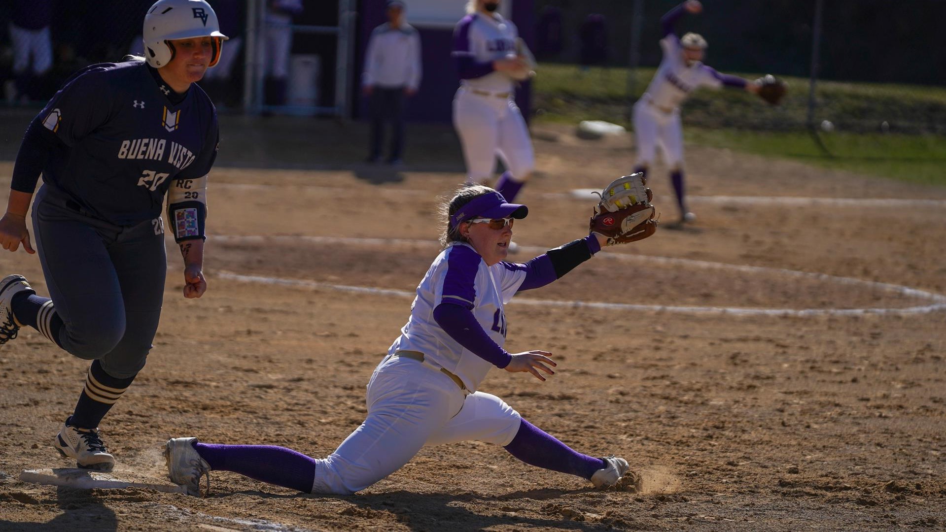 Softball Splits with Luther in A-R-C Doubleheader - Loras College Athletics