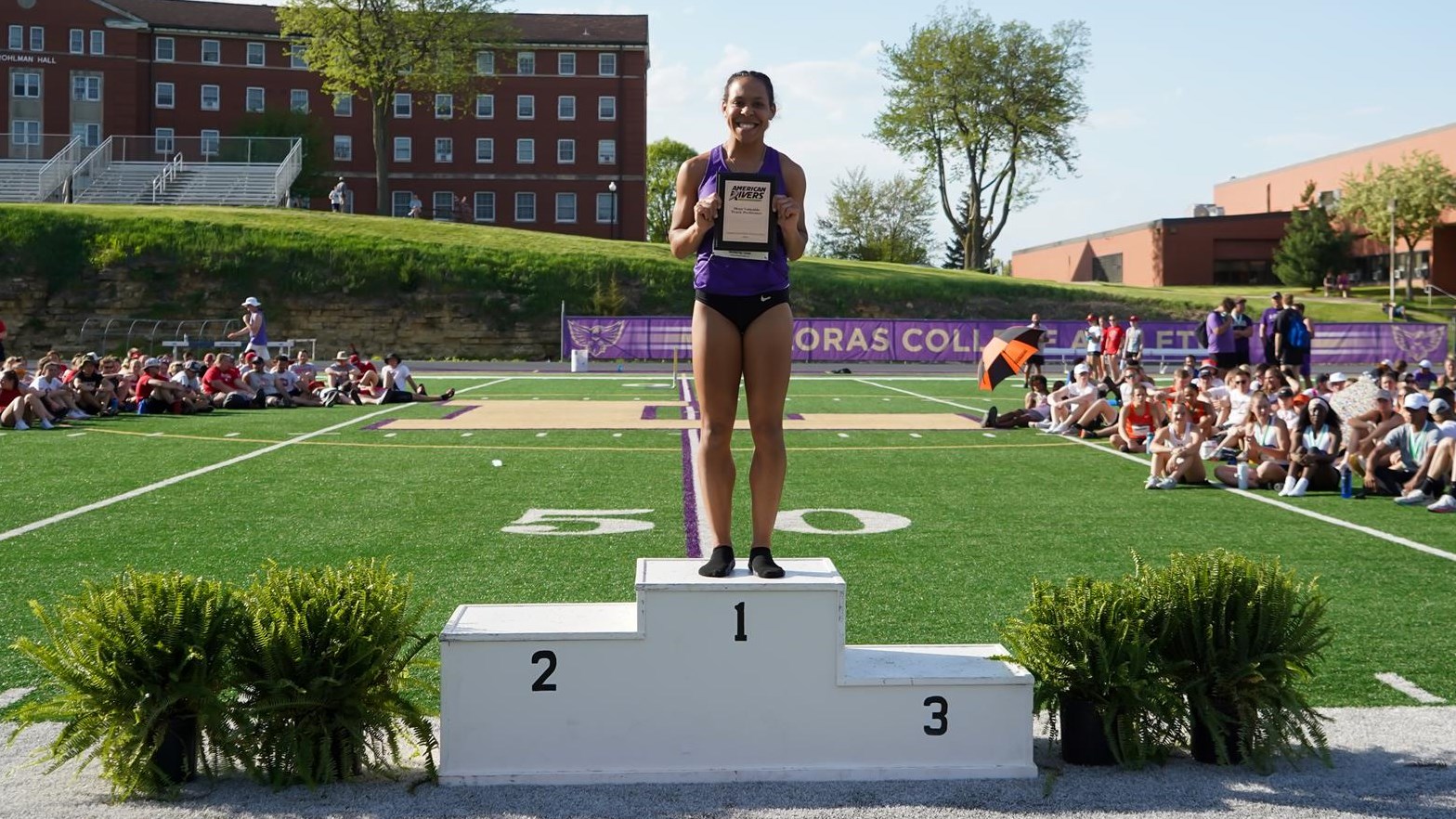 Alyssa Pfadenhauer - Women's Track & Field - Loras College Athletics