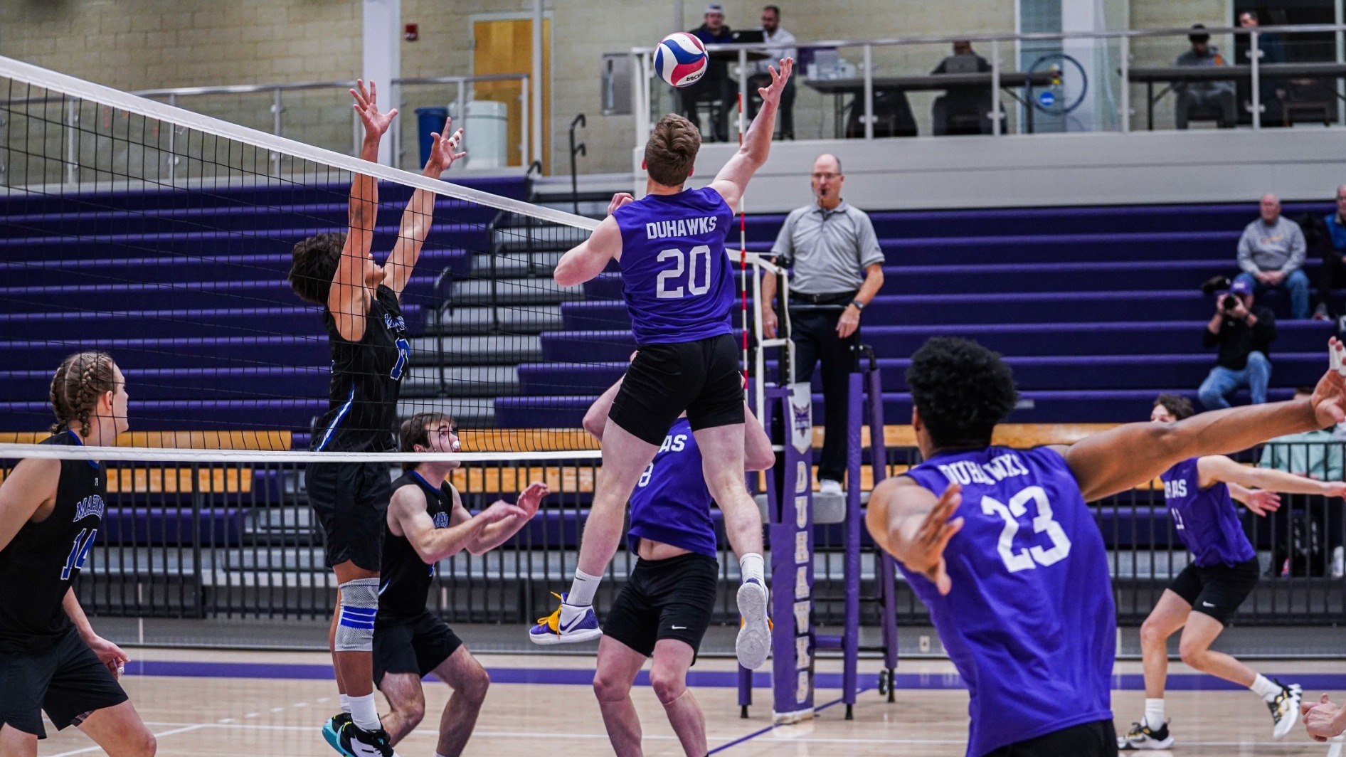 (RV) Duhawks Take Down Vikings 3-0 on Saturday - Loras College Athletics