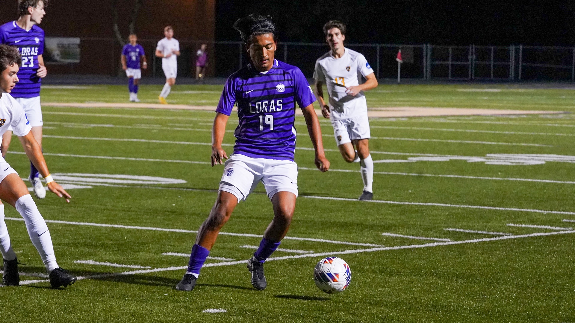 Duhawks Battle to a Draw with Gustavus Adolphus - Loras College Athletics