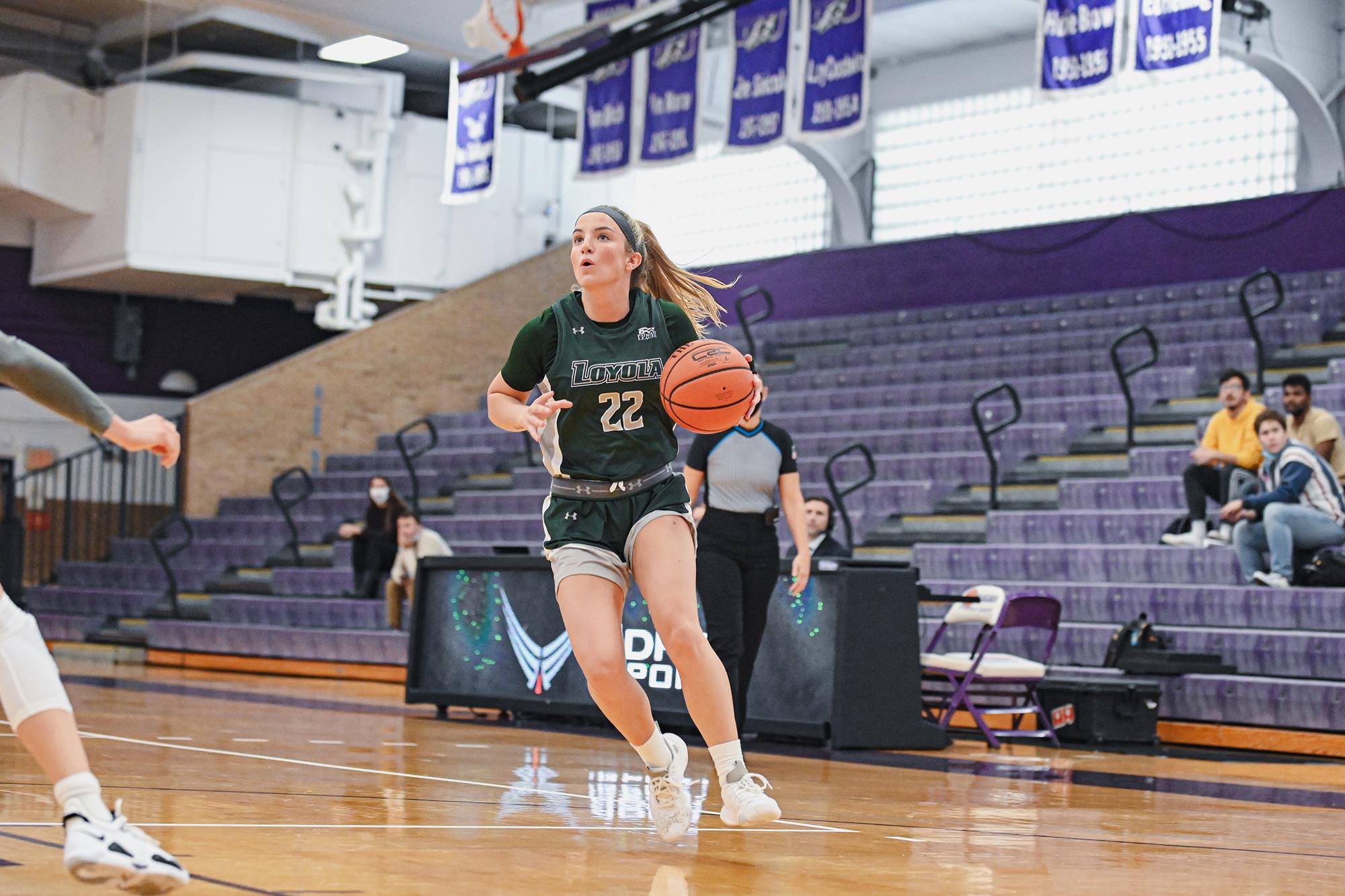 Bri Rozzi - Women's Basketball - Loyola University Maryland Athletics