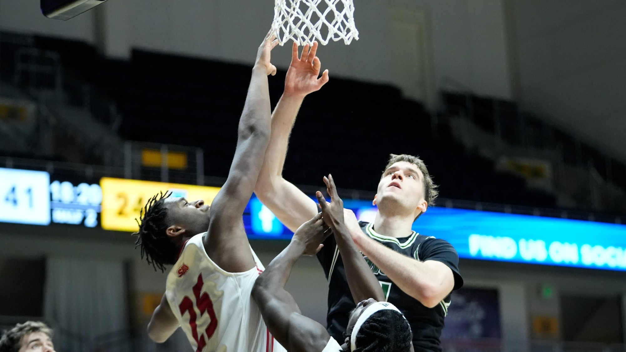 Milos Ilic - Men's Basketball - Loyola University Maryland Athletics