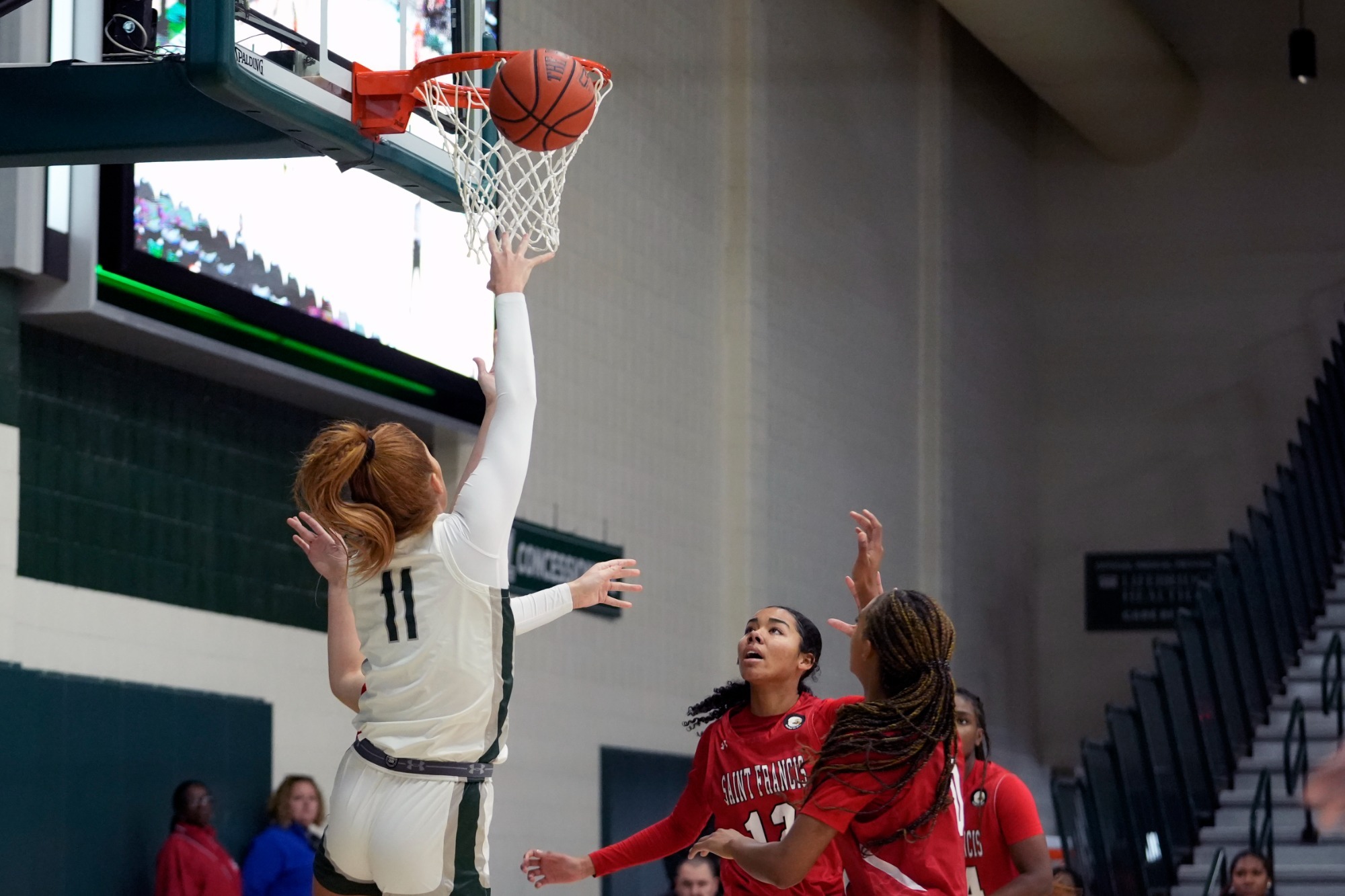 Therien Named Patriot League Player of the Week - Loyola University ...