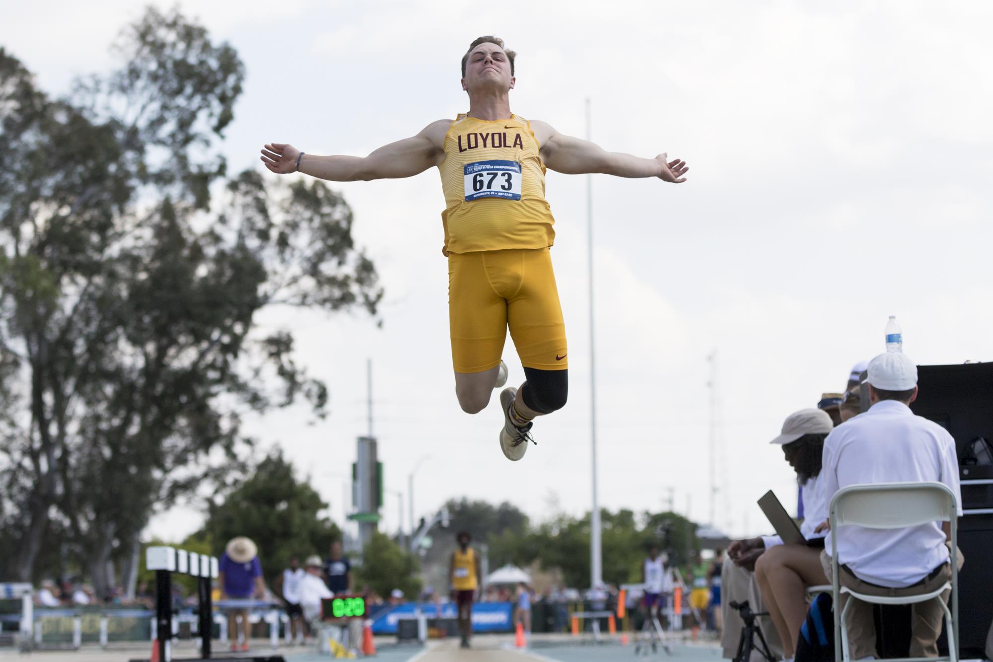 Eric Burns - Track & Field - Loyola University Chicago Athletics