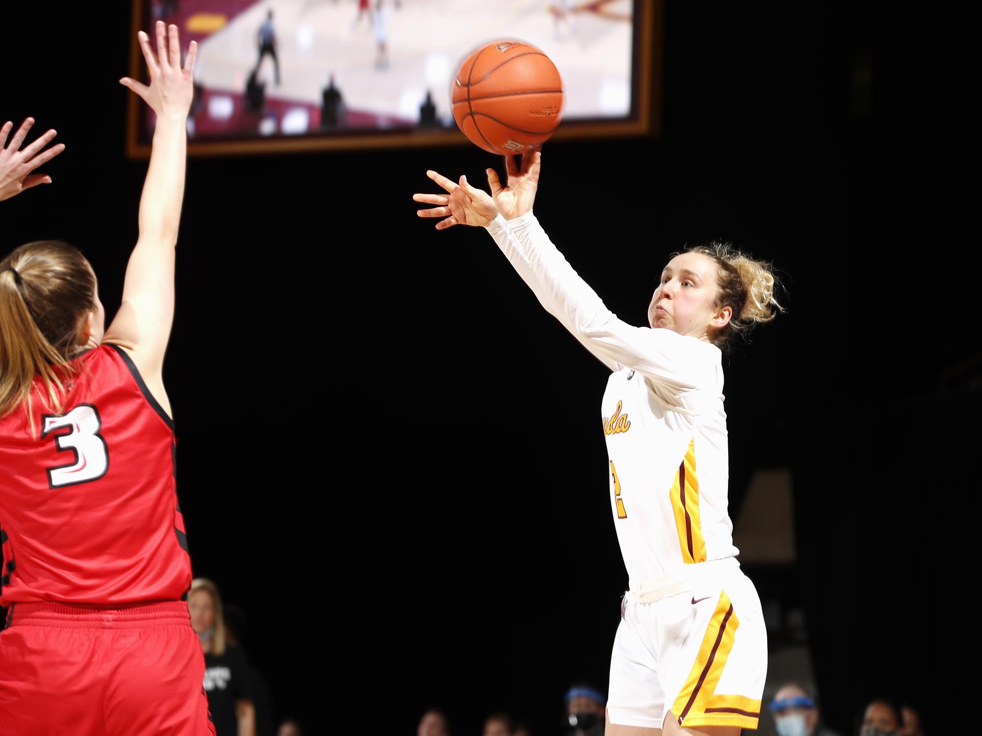 Ellie Rice - Women's Basketball - Loyola University Chicago Athletics