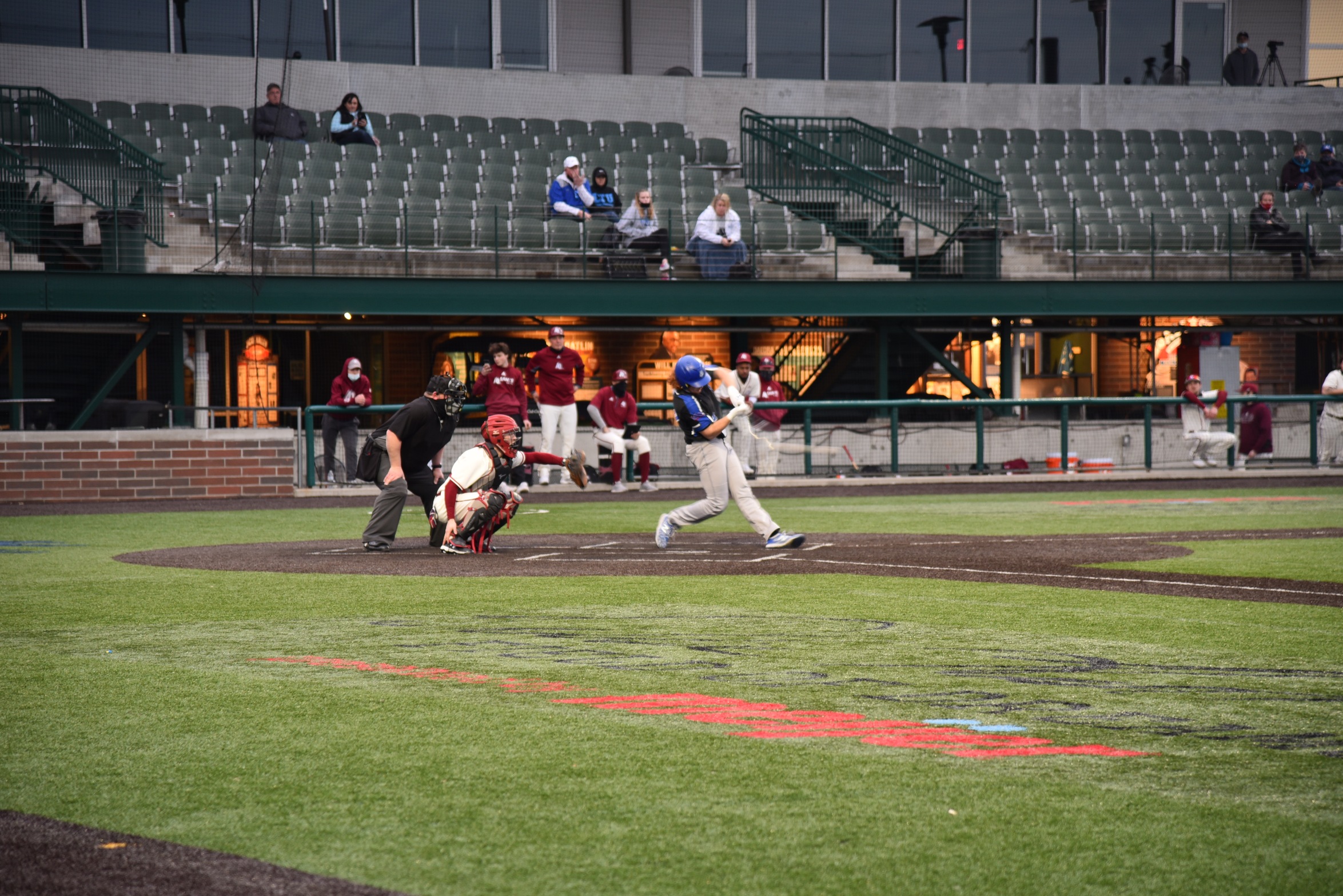 BASEBALL SPLITS WITH AQUINAS - Lawrence Technological University
