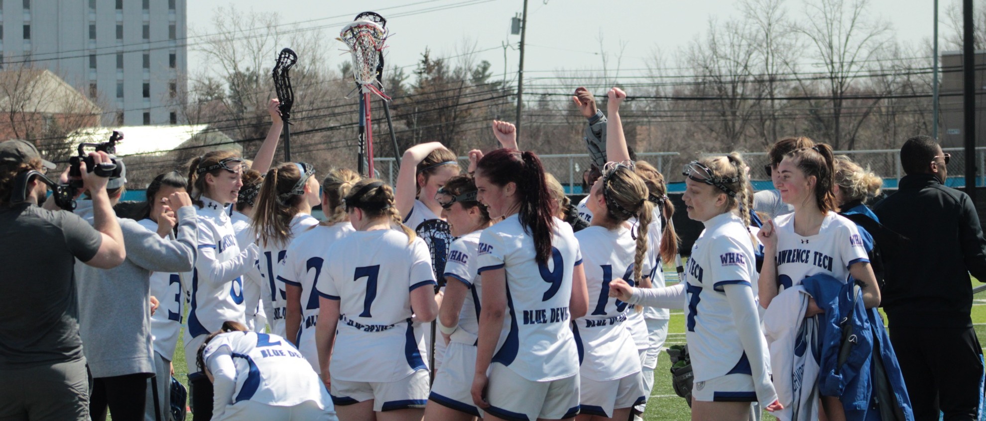 #3 Blue Devils Tested Against #10 Aquinas - Lawrence Technological ...