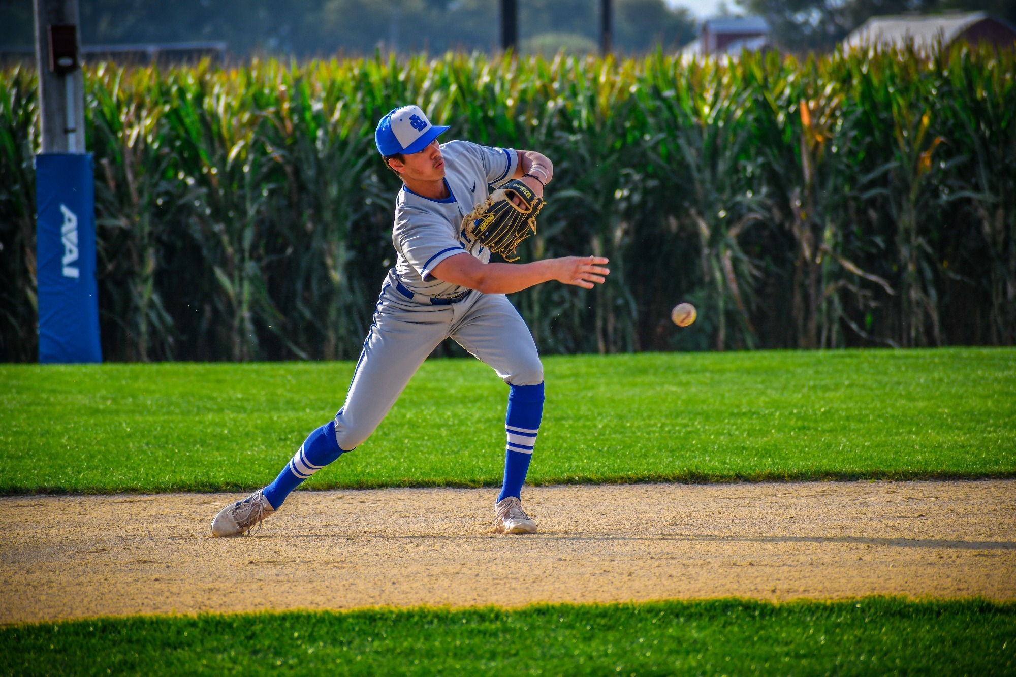 Baseball Splits Season Opener - Luther College