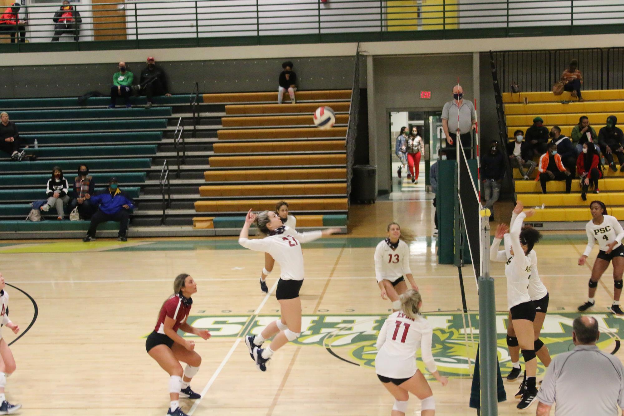 Layne Smith - 2020 - Women's Volleyball - Lyon College