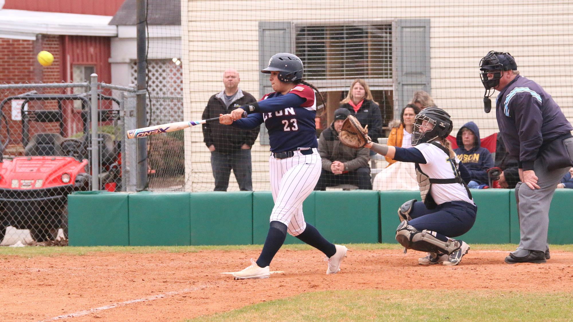 Jasmine Carlos - 2021 - Softball - Lyon College