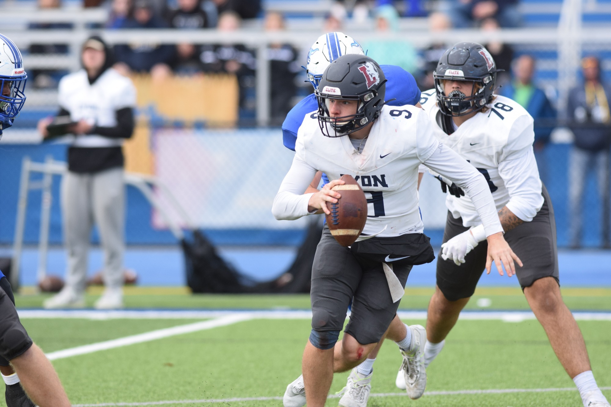 Scots football defeats Hilbert College 43-27 - Lyon College