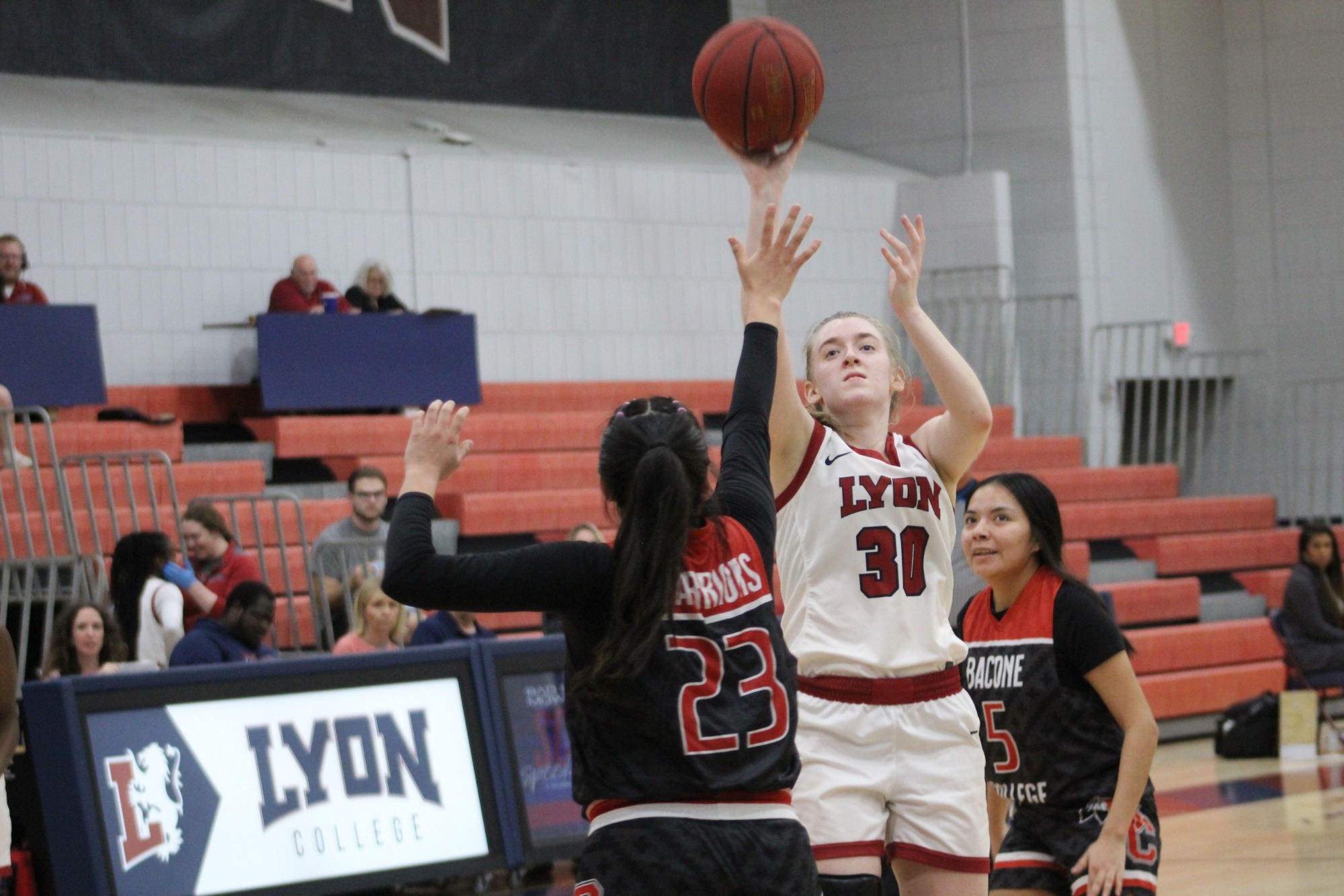 Kaza scores 20 to lead Scots past Bacone College 101-49 - Lyon College