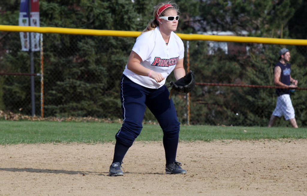 Desi Hengoed - 2014 - Softball - Malone University Athletics
