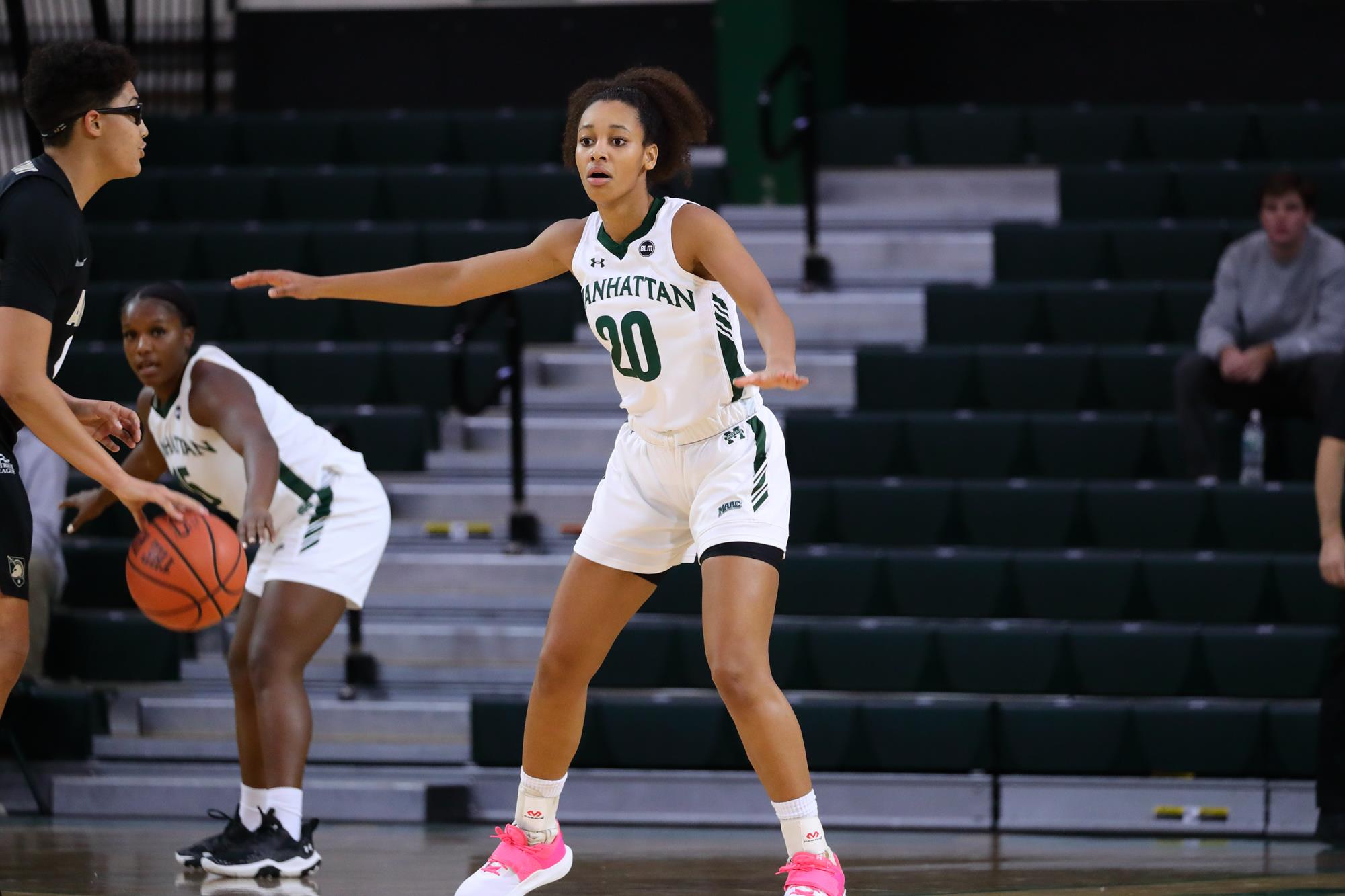 Saints Hold Off Jaspers in Narrow Loss - Manhattan College Athletics