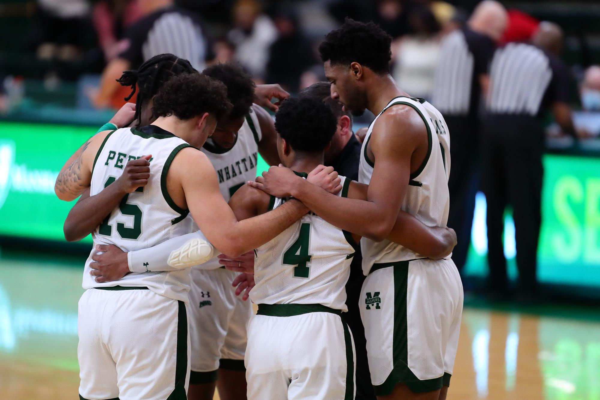Jaspers Defeat Stags on the Road - Manhattan College Athletics