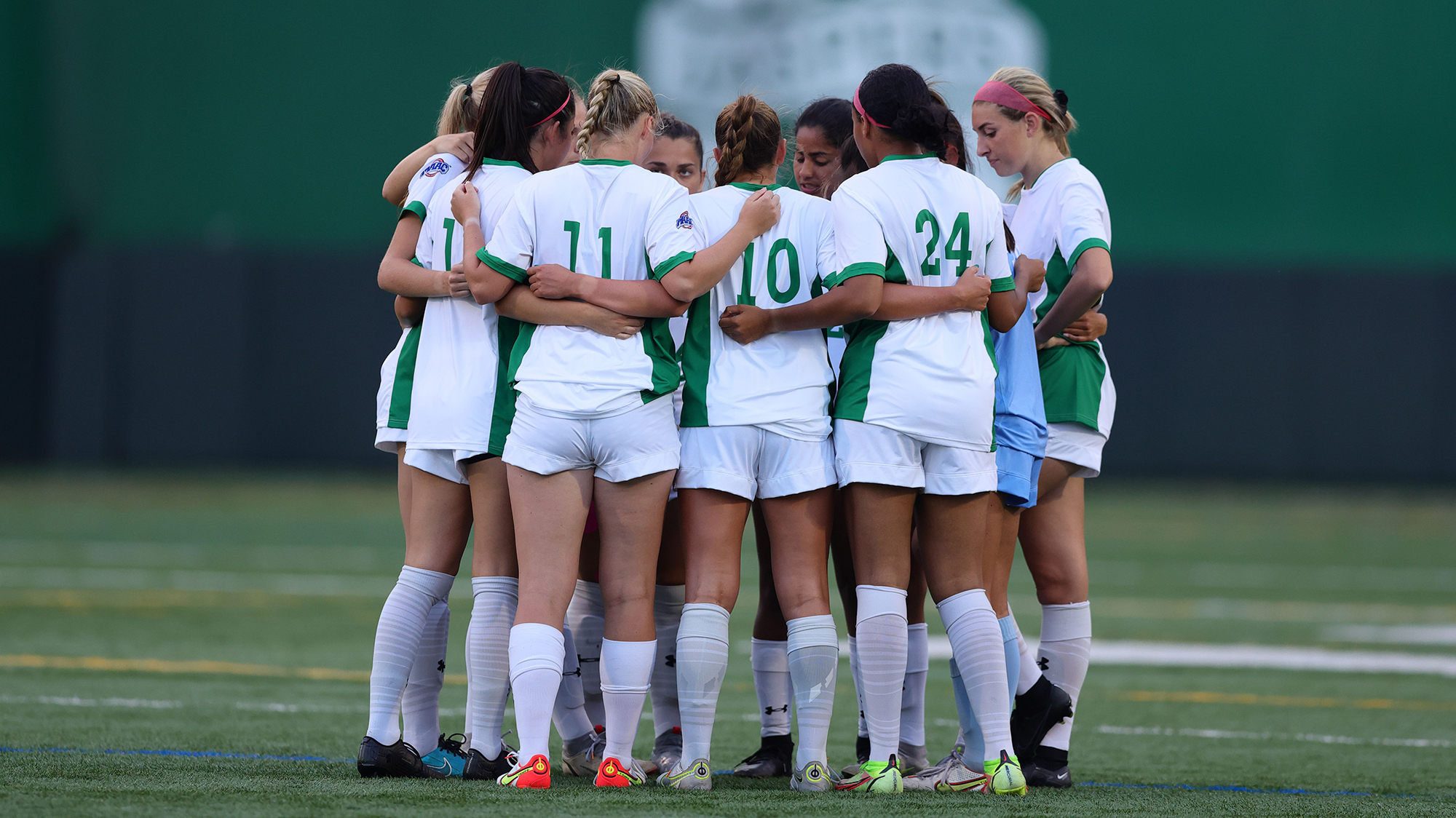 Jaspers Fall at Niagara in MAAC Opener - Manhattan College Athletics