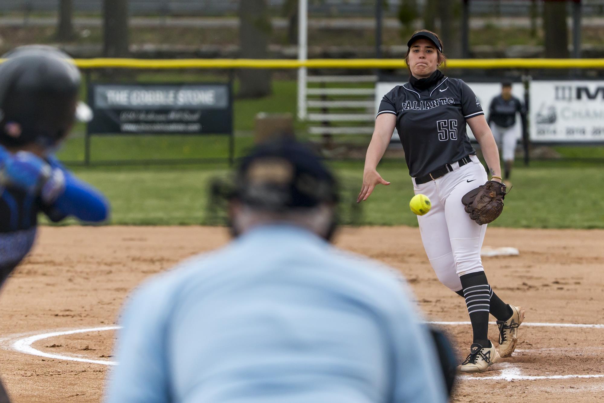 No. 2 Softball moves past No. 1 Farmingdale State to advance to Skyline ...