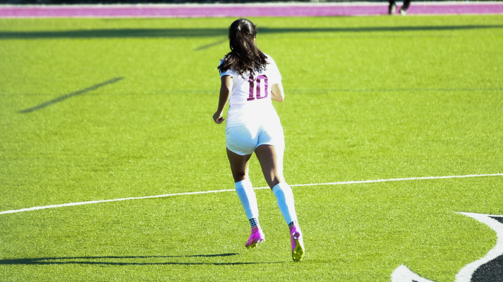 Casteneda Makes Immediate Impact in Valiant Debut as Women's Soccer ...