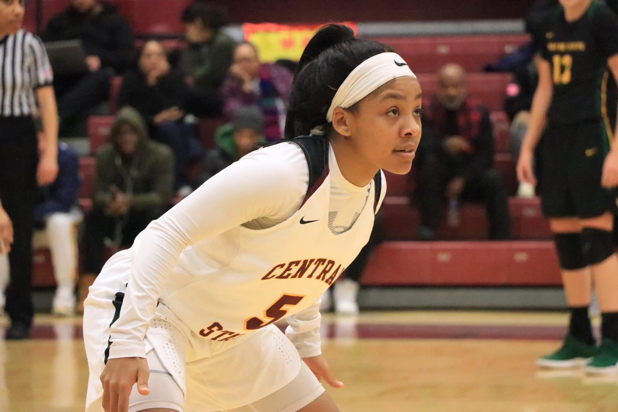 Takyra Gilbert - Women's Basketball - Central State University Athletics