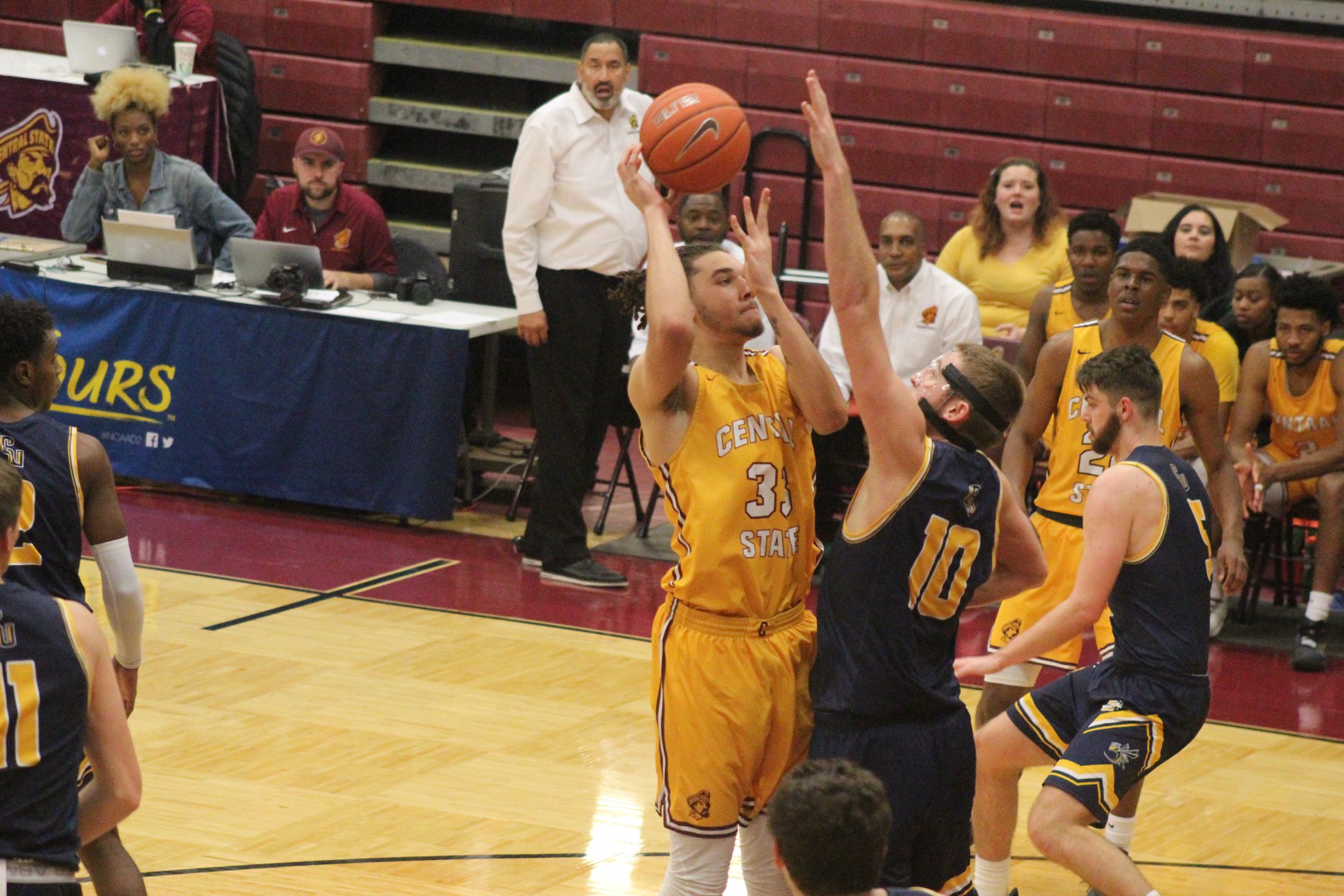 Michael Reeves - Men's Basketball - Central State University Athletics