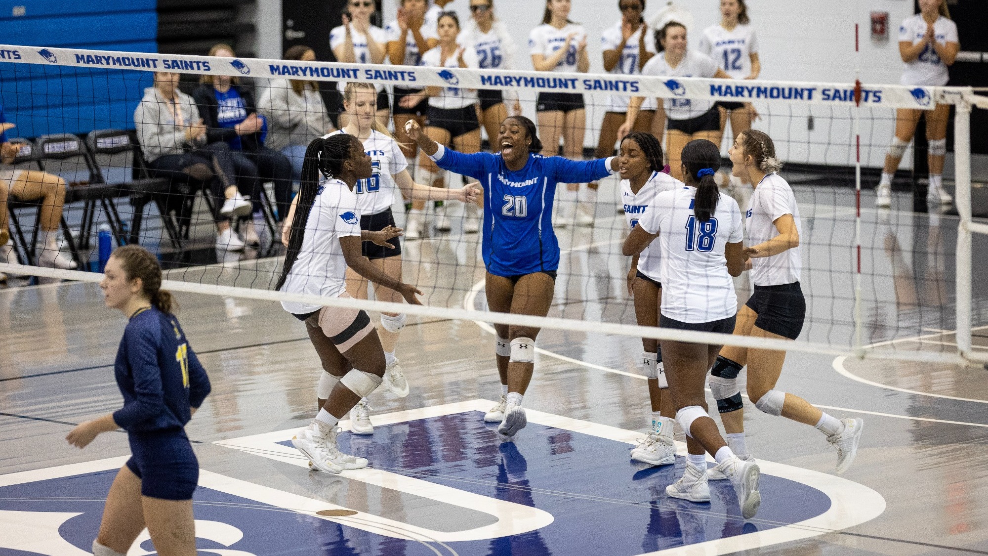 Women’s Volleyball Splits Pair in First Day of W&L Invitational ...