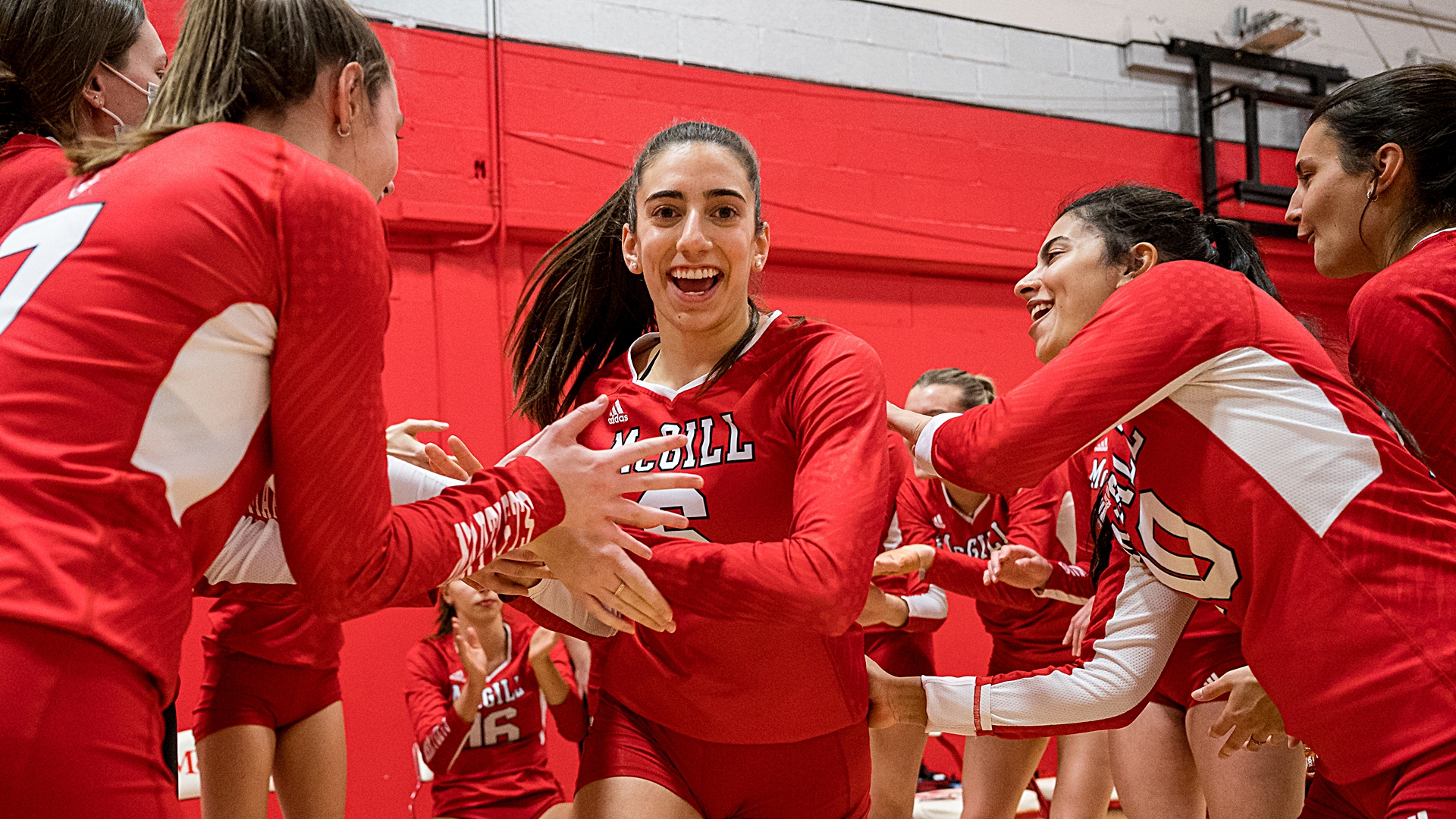 Iannotti paces Martlets attack in season-opening volleyball win at ...