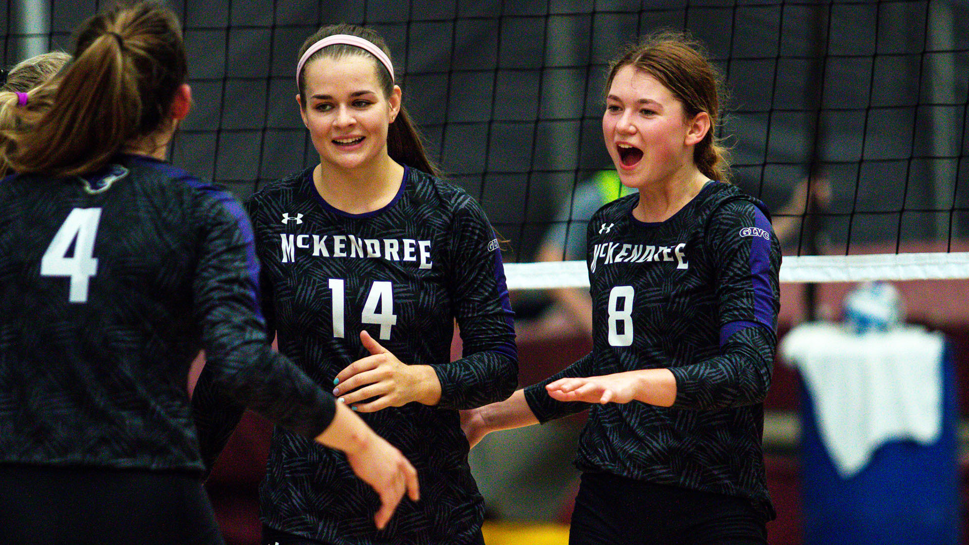 Volleyball Splits Matches on Opening Day of UIndy Invitational - McKendree University Athletics