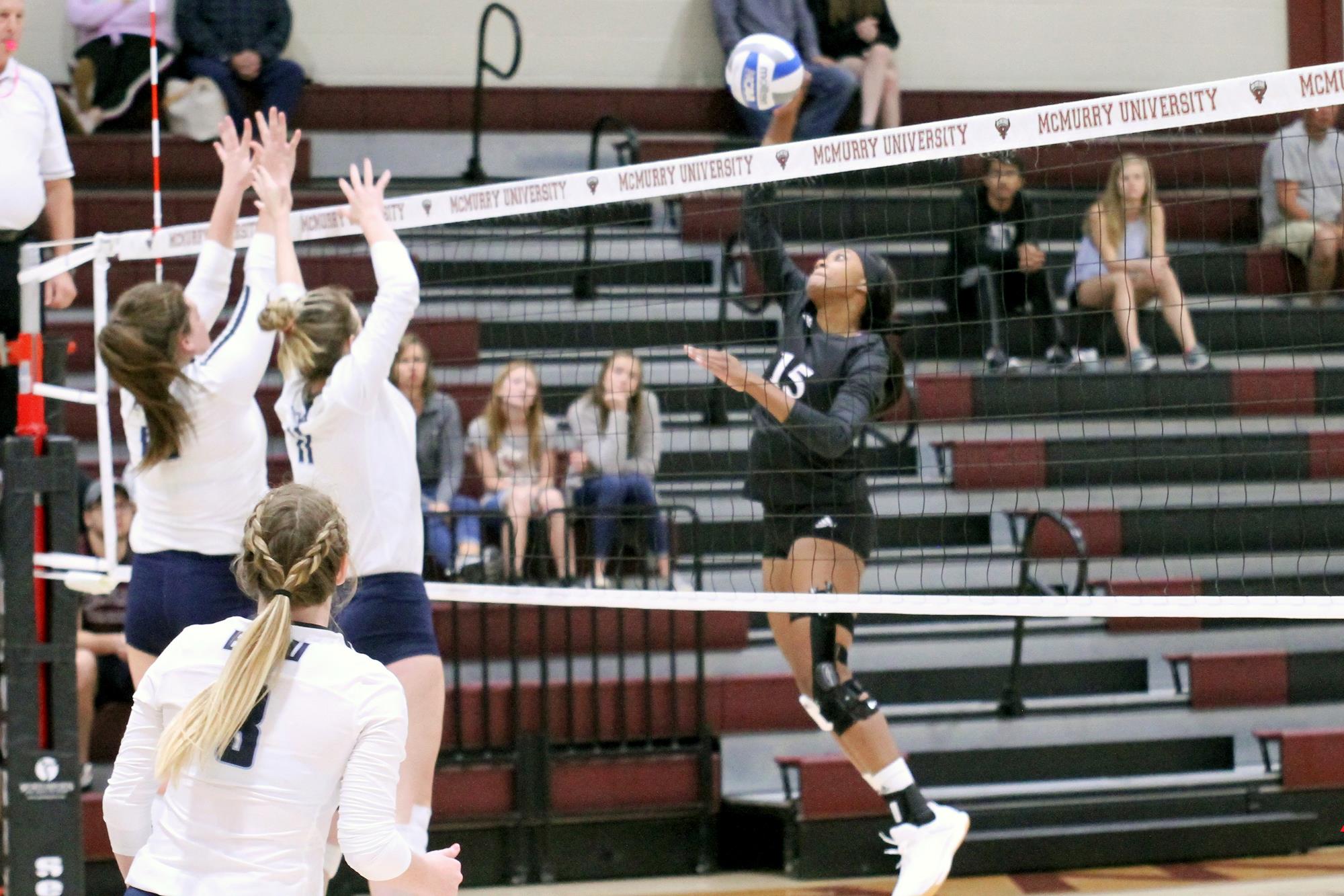 War Hawks fly past Yellow Jackets - McMurry University Athletics