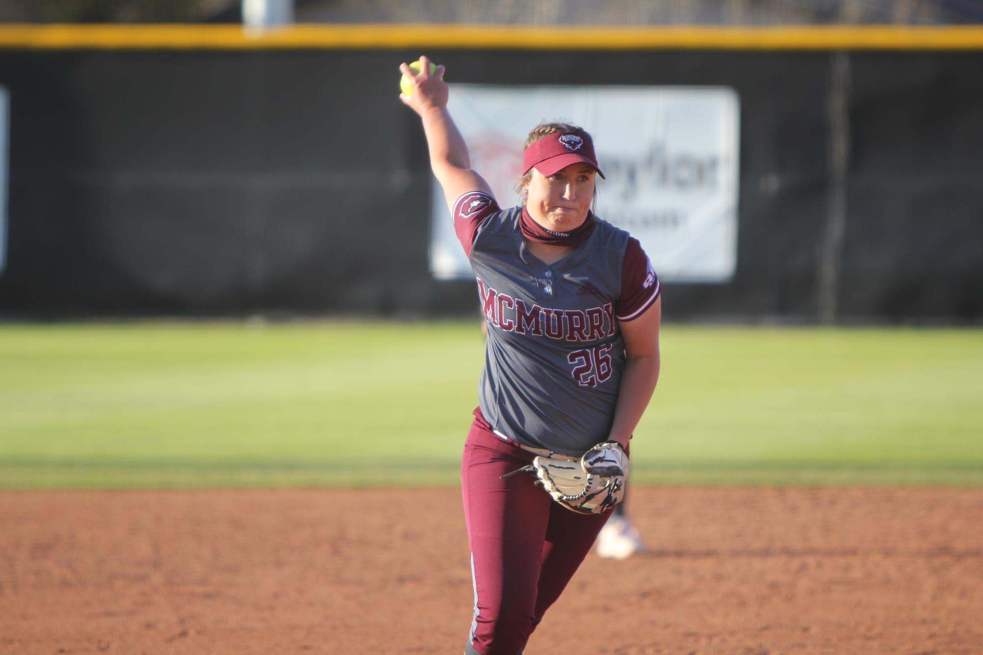 Nicole Pinney - Softball - McMurry University Athletics