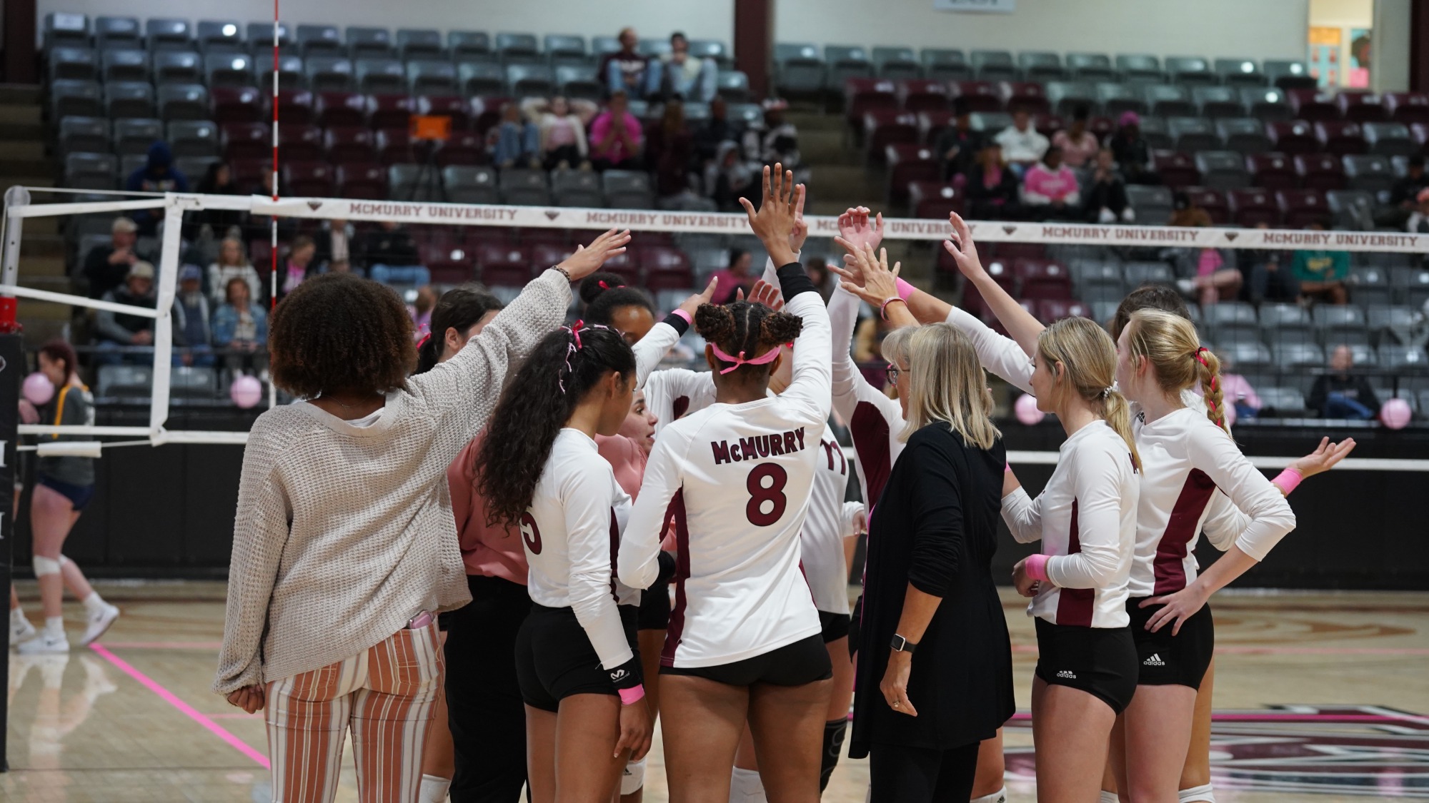 WAR HAWKS, ETBU BATTLE GOES TO WIRE - McMurry University Athletics