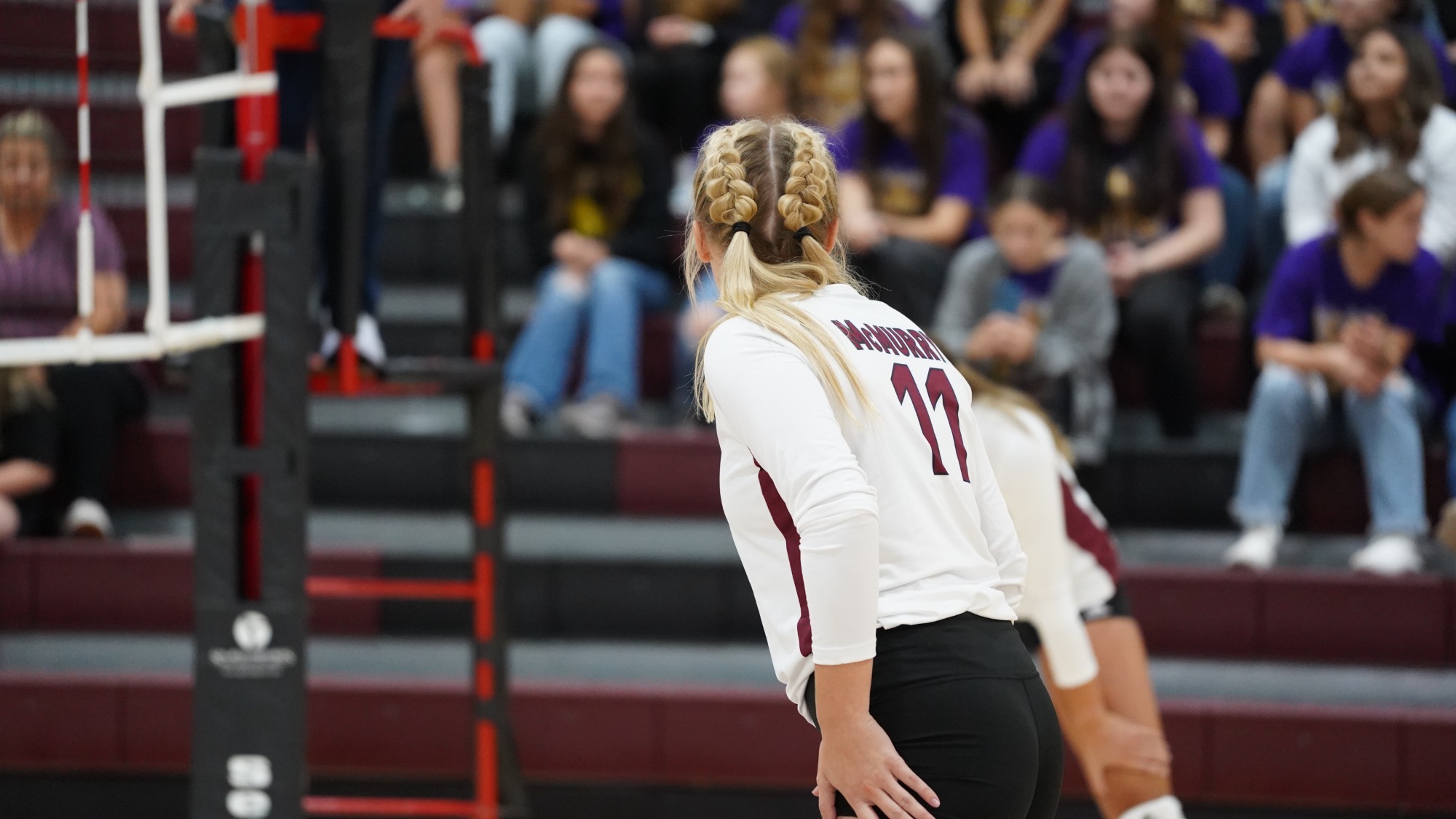 PRESEASON FAVORITES SIDE-STEP WAR HAWKS - McMurry University Athletics