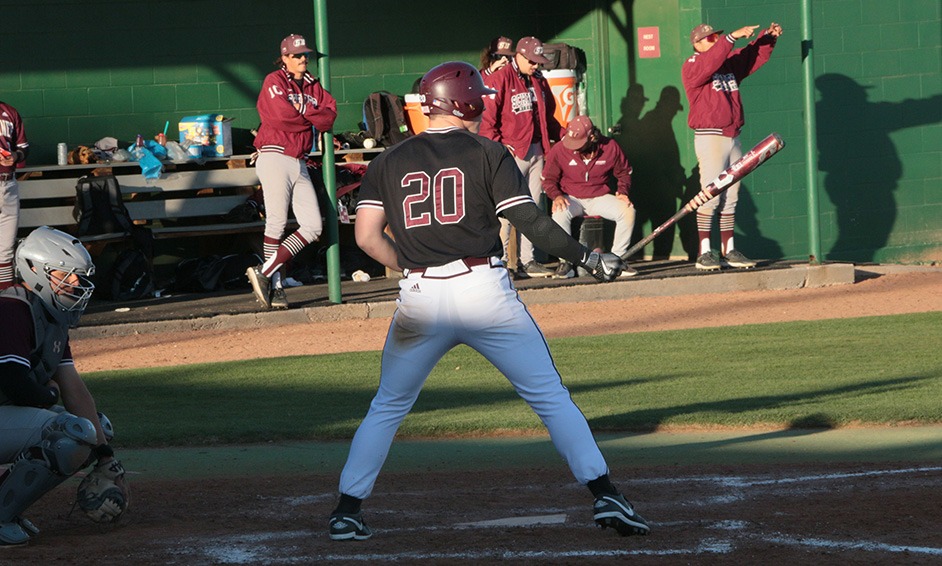 SCHREINER SIDE-STEPS WAR HAWKS - McMurry University Athletics