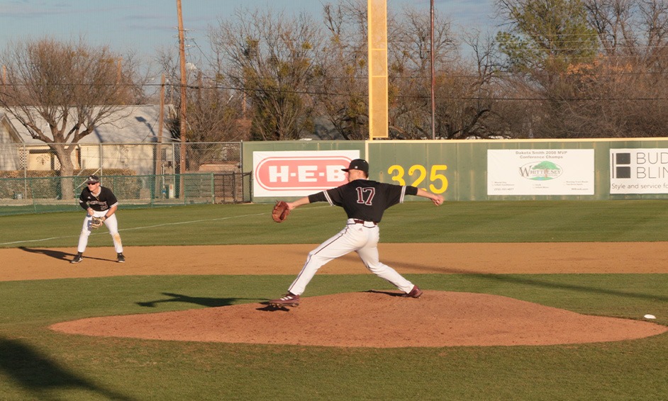 WAR HAWKS HELD OFF TO BEGIN WEEKEND SET - McMurry University Athletics