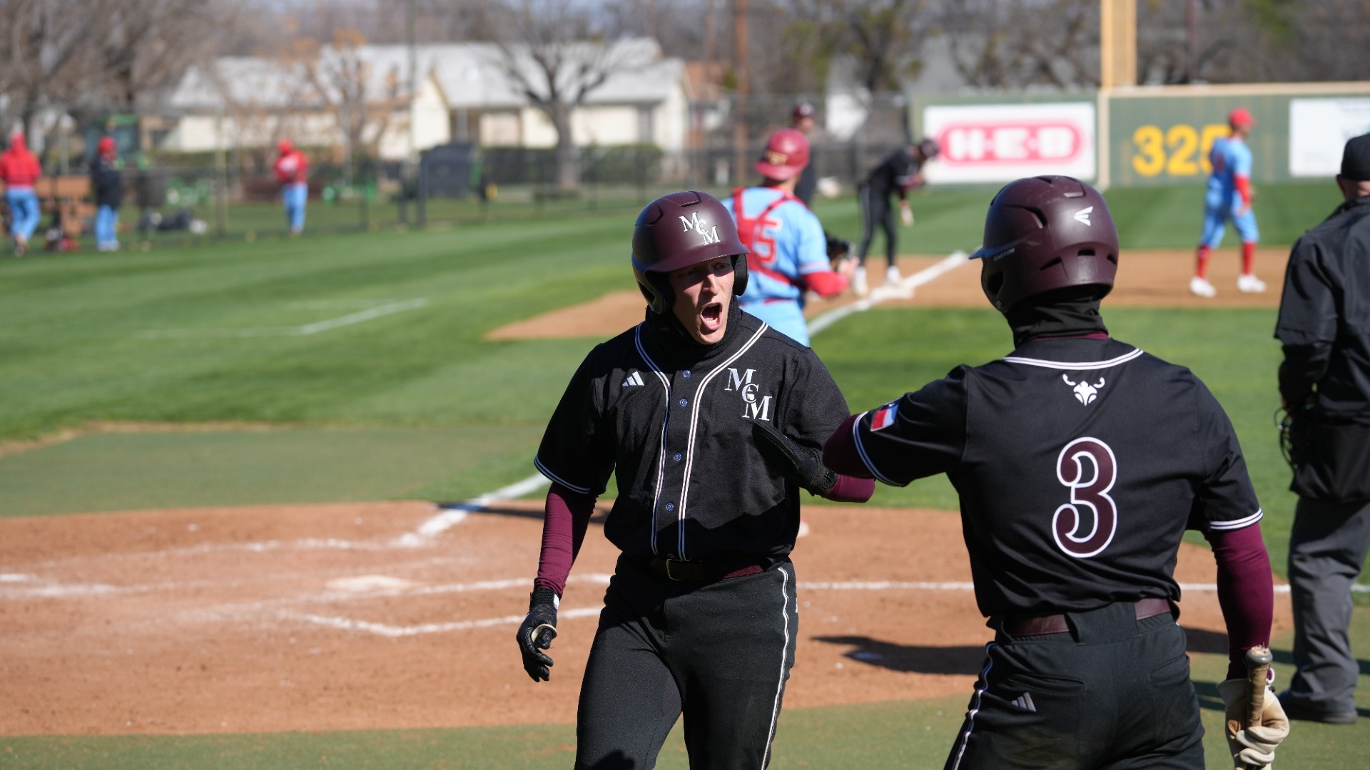 McMurry Baseball wins series vs ST.Thomas - McMurry University Athletics