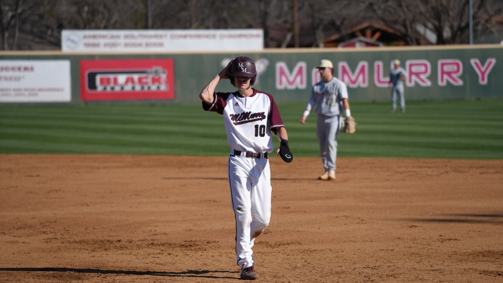 Baseball recap with UMHB - McMurry University Athletics