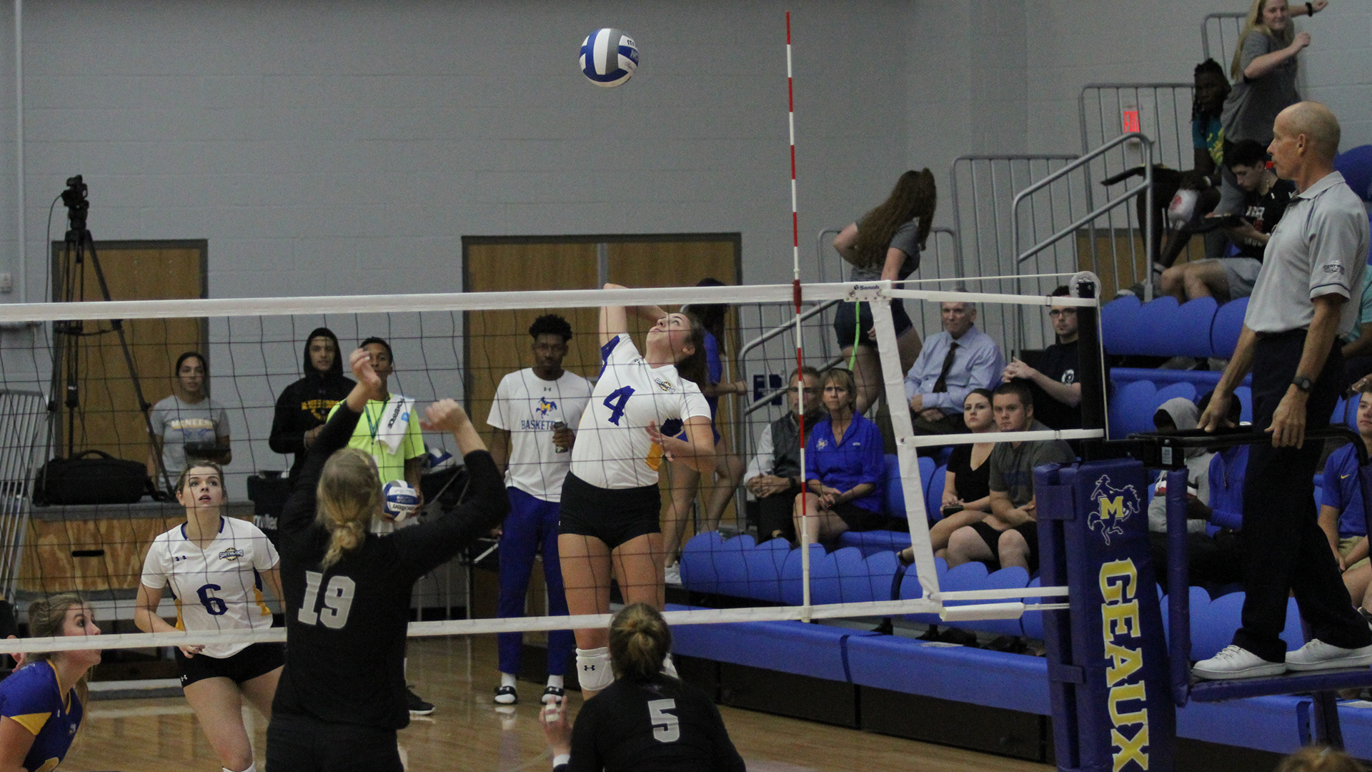 Alexis Lambert - 2020 - Women's Volleyball - McNeese State University ...