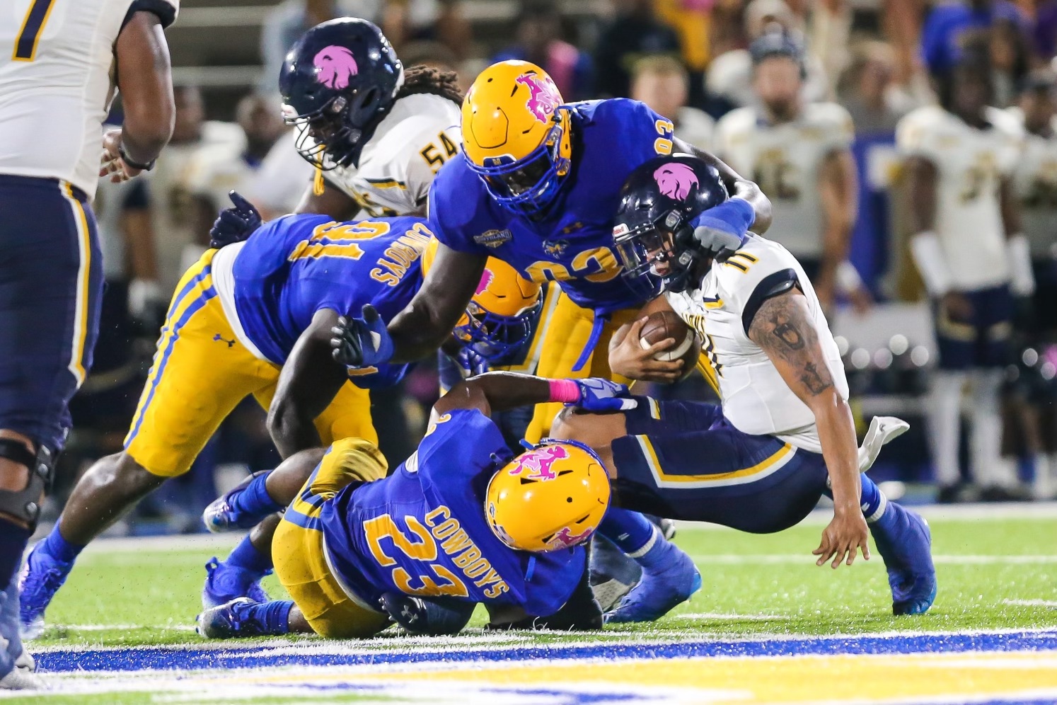 Commerce scores 33 straight in 40-15 win over Cowboys - McNeese State ...