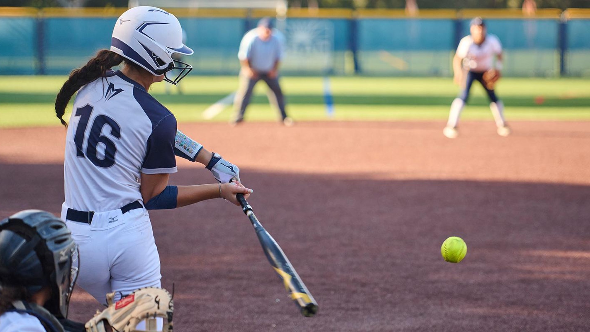 SOFTBALL SPLITS OPENING DAY DOUBLEHEADER WITH ANTELOPE VALLEY, 1-1 ...