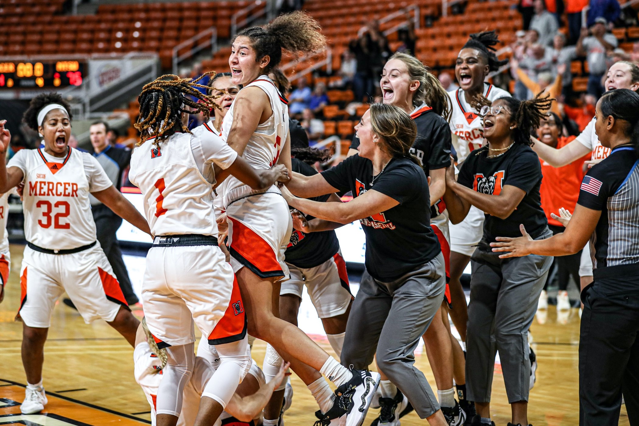 Summah Evans' Buzzer-Beater Gives Mercer 76-75 Win over MTSU - Mercer ...