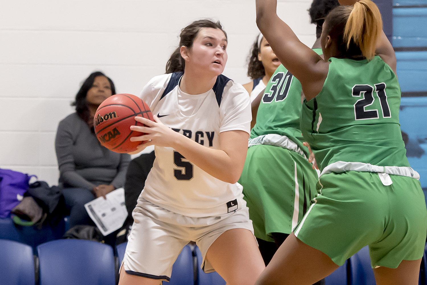 Three Mavericks Score in Double Figures as Women's Basketball Battles ...