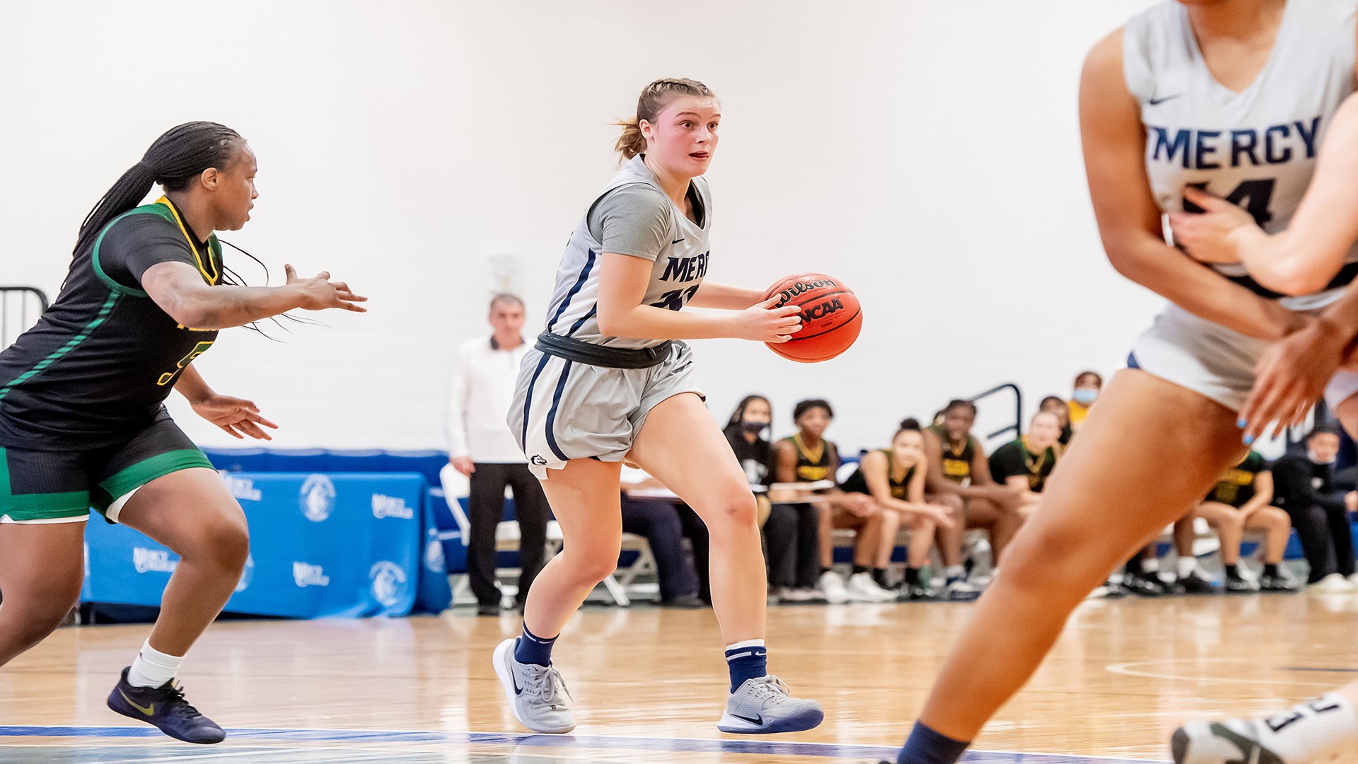 Three Mavericks Score in Double Figures as Women's Basketball Earns 66 ...