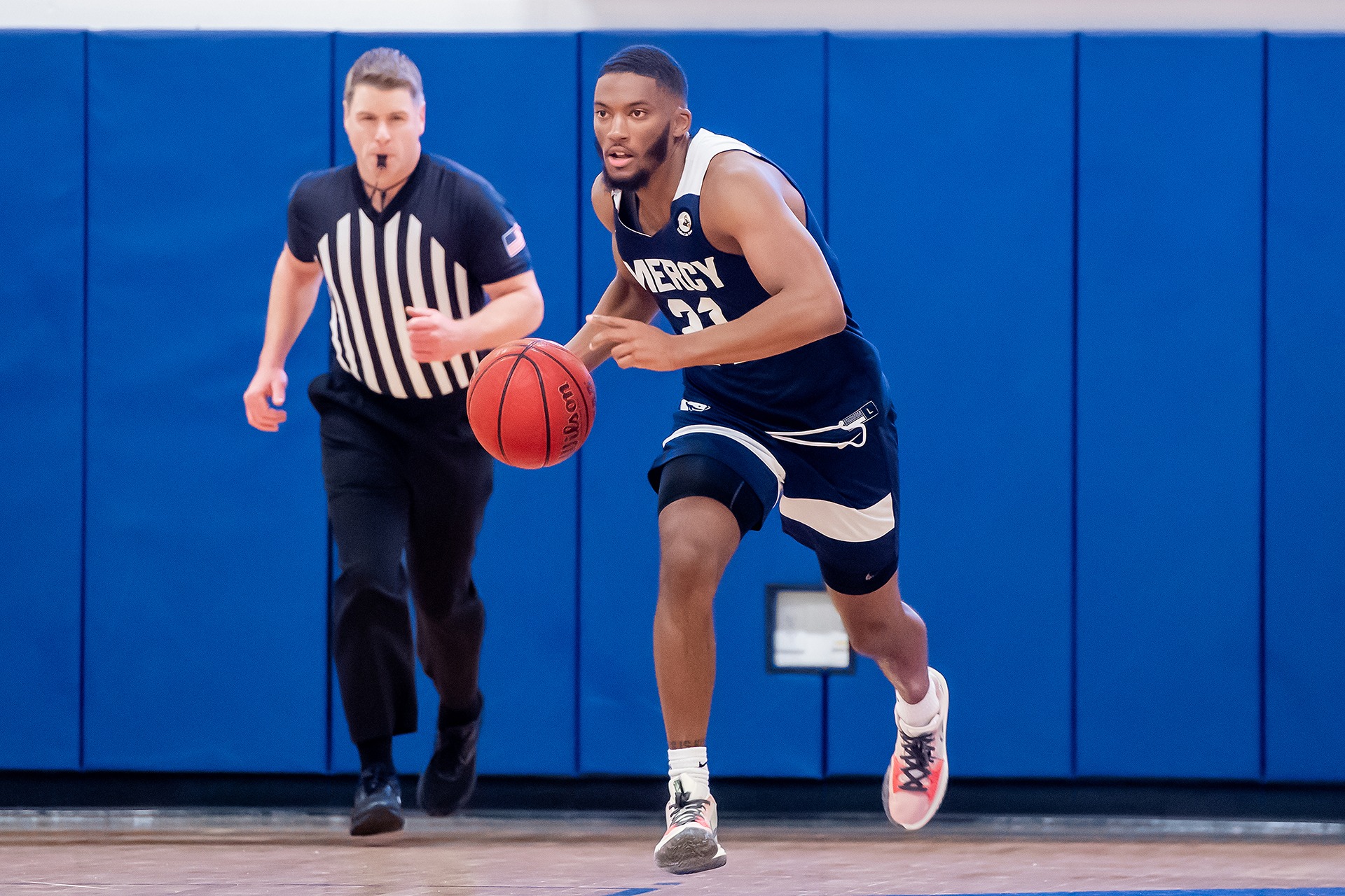 Three Mavericks Score in Double Figures as Men's Basketball Battles No ...