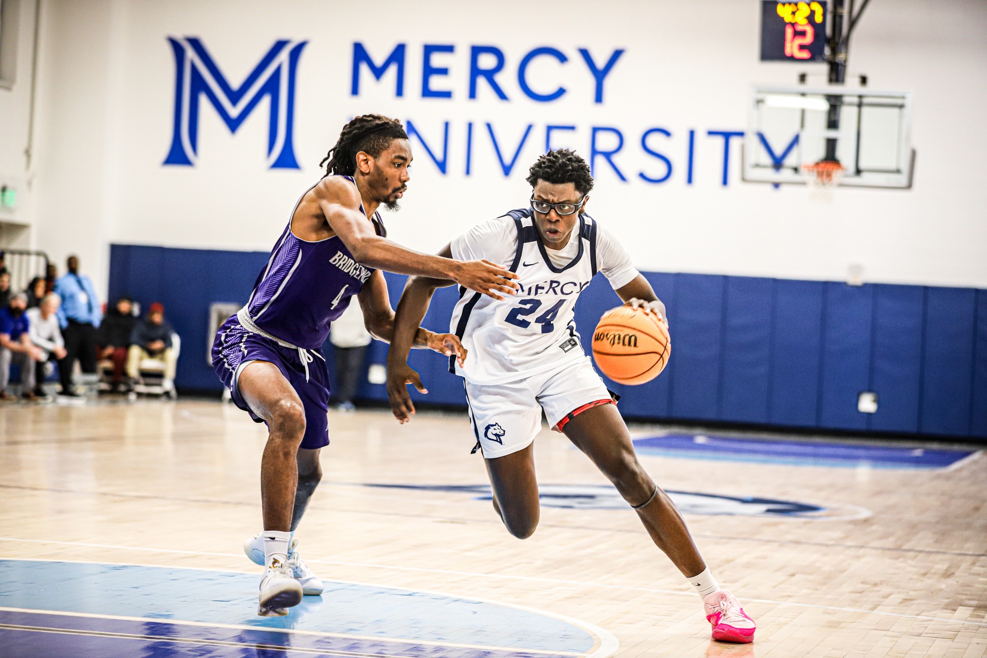 Four Mavericks Score in Double Figures as Men's Basketball Hosts ...