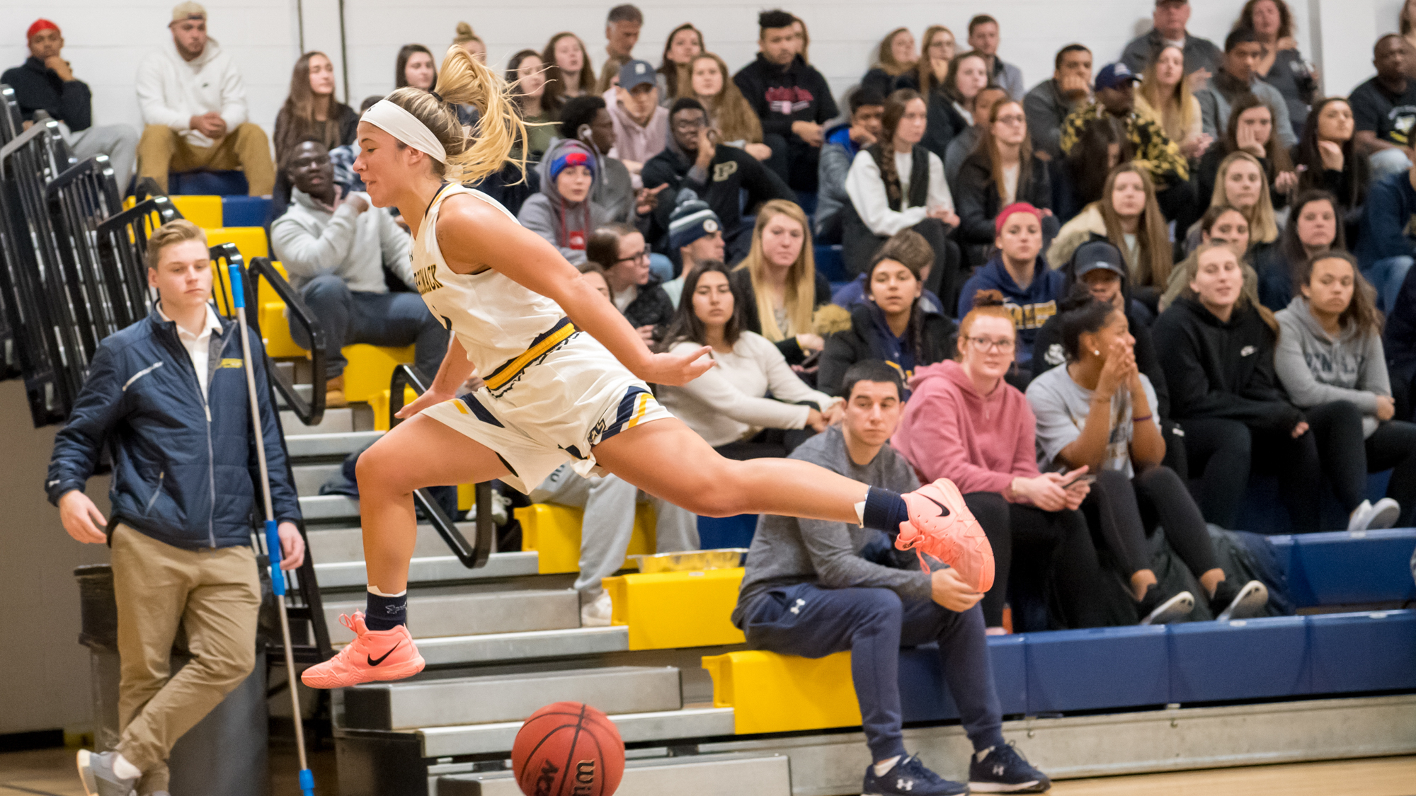 Karlee Alves - Women's Basketball - Merrimack College Athletics
