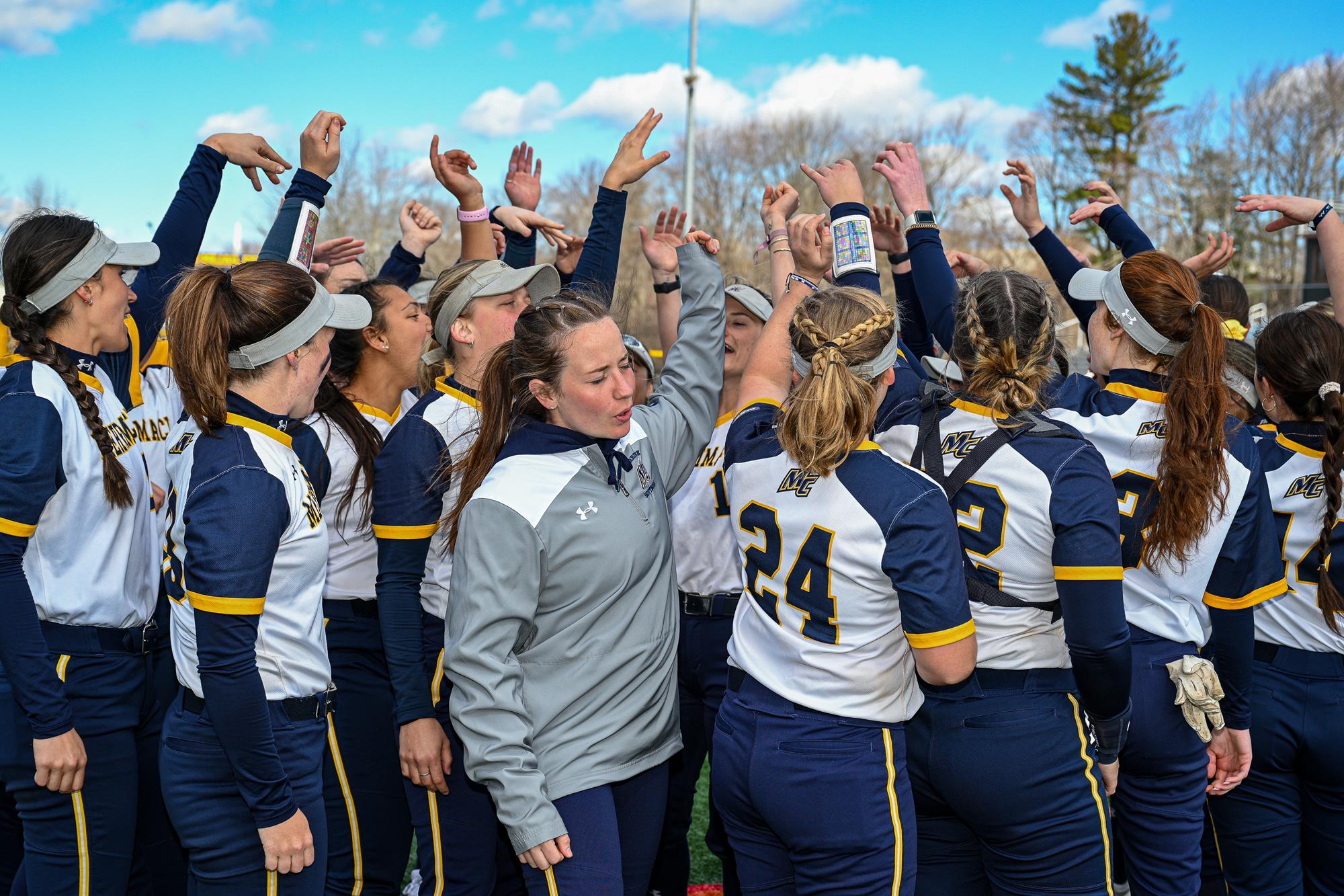 Softball Earns Victory in Season Finale - Merrimack College Athletics