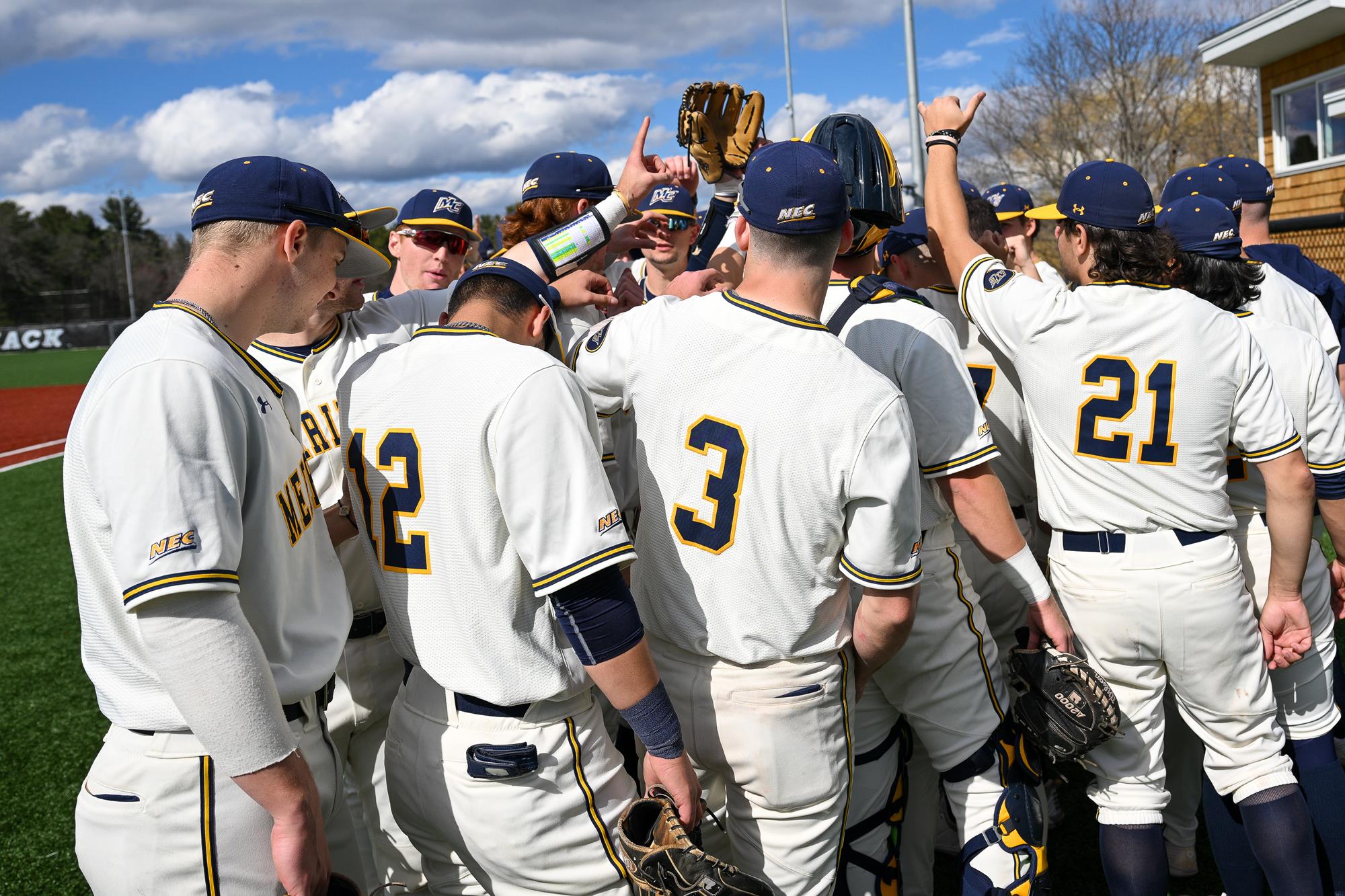 Baseball Beaten By Holy Cross - Merrimack College Athletics