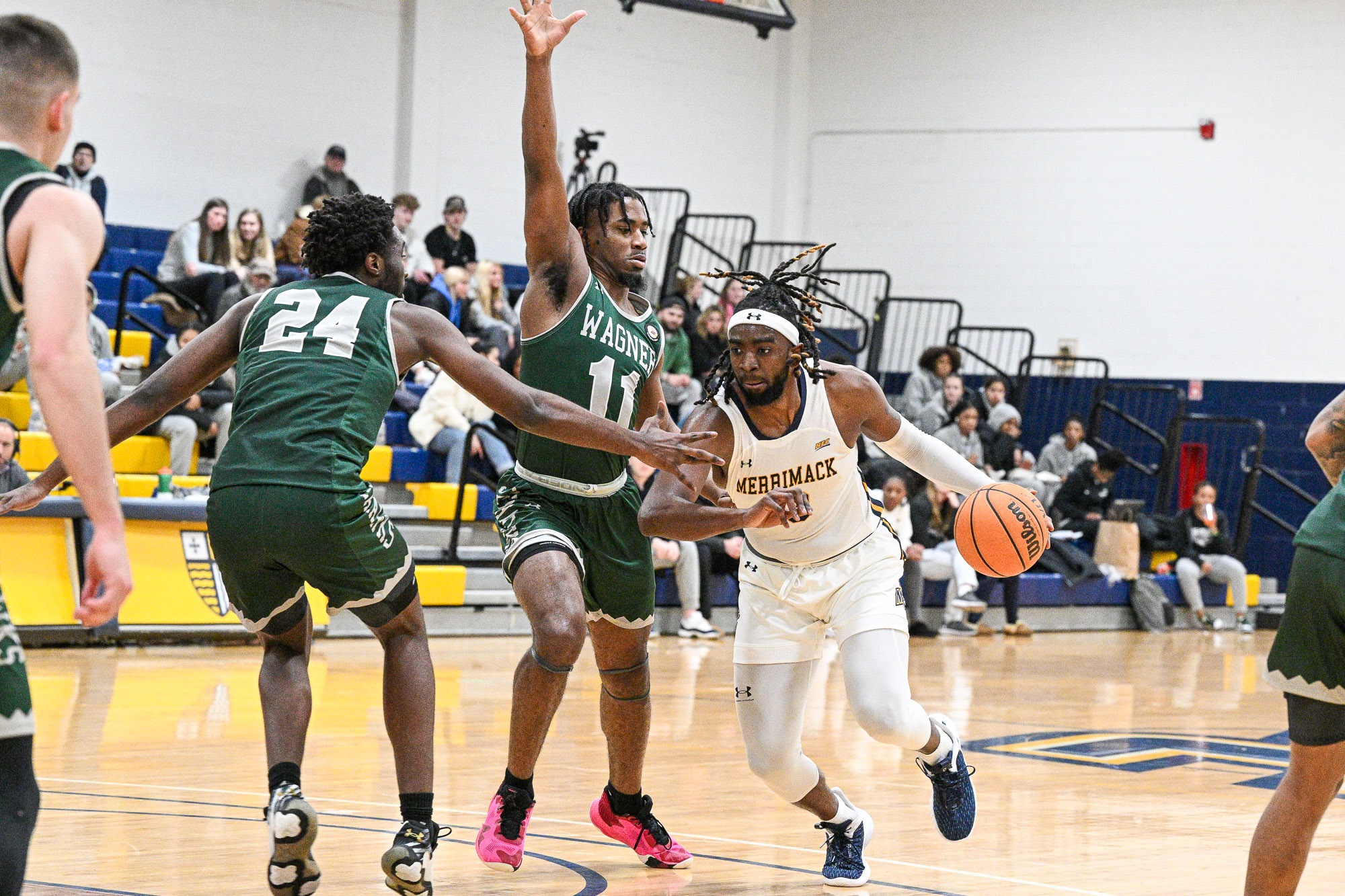 Men's Basketball Edged By Wagner, 62-57 - Merrimack College Athletics
